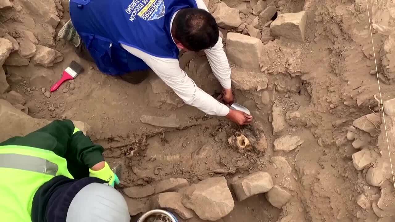 EN IMAGES | Une momie de 3000 ans découverte au Pérou | JDM