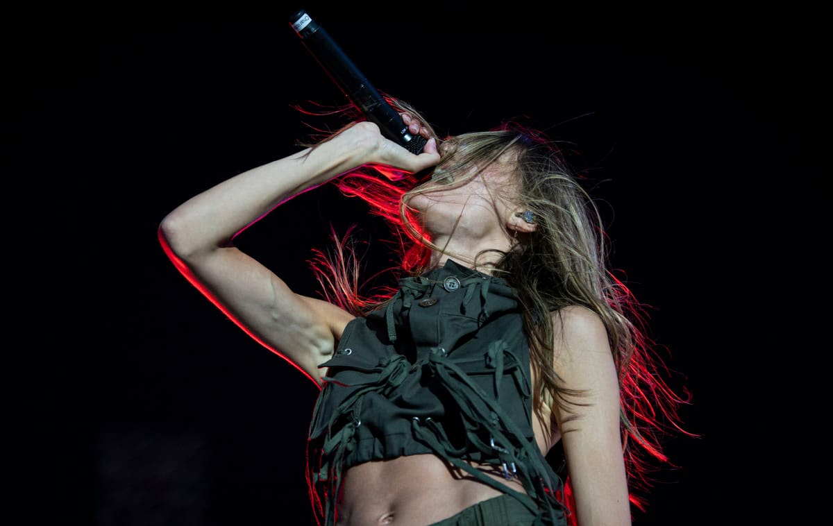 Nouvelle chanson «Next To You»: émouvante Charlotte Cardin pour la ...