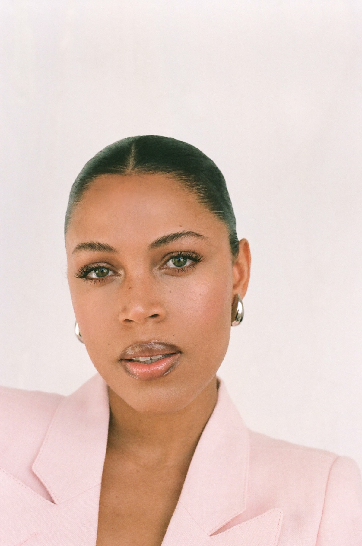 «Pick Me Up»: la comédienne Catherine Souffront lance un premier simple ...