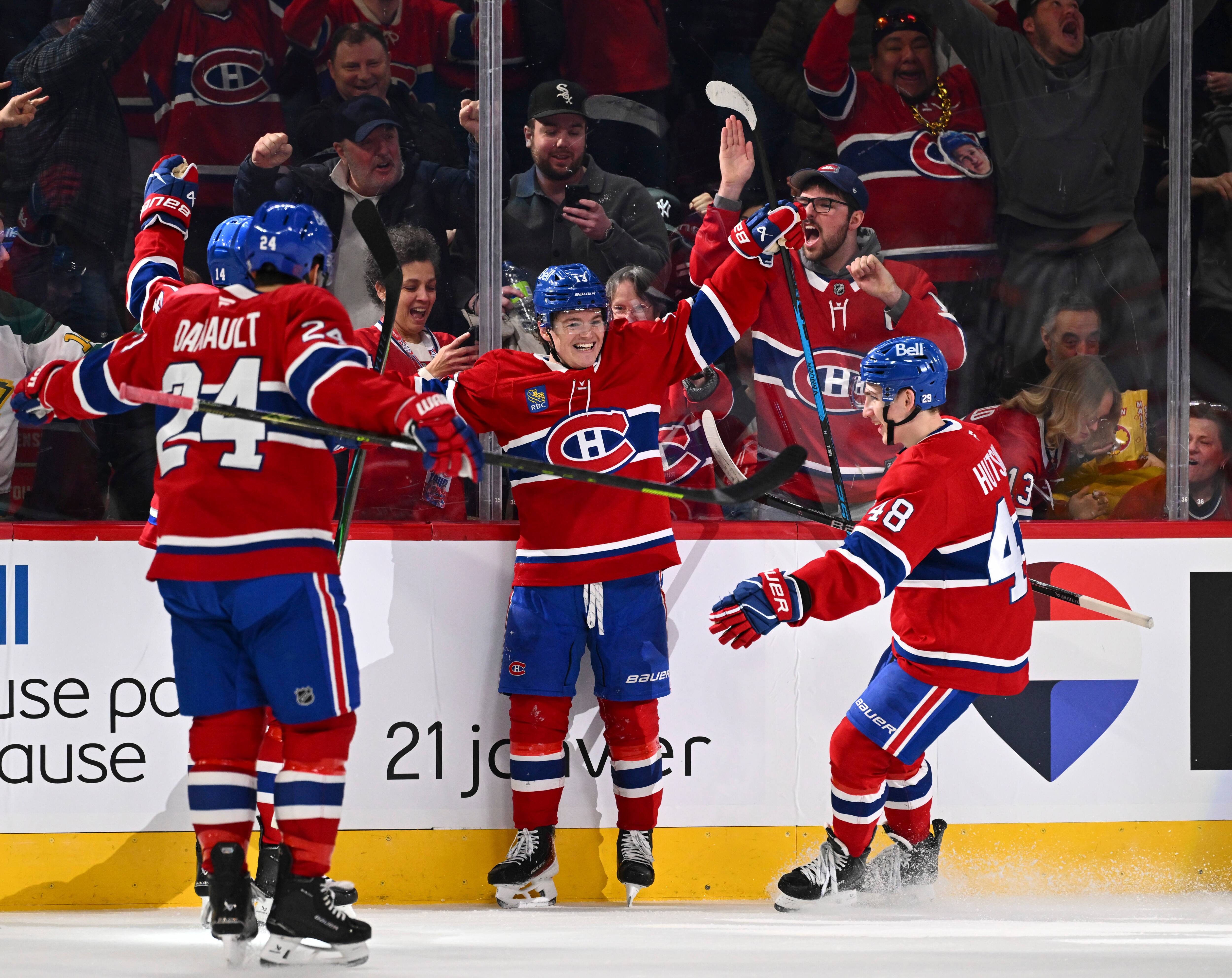 Il carbure aux matchs serrés: Cole Caufield, le chirurgien en chef du ...