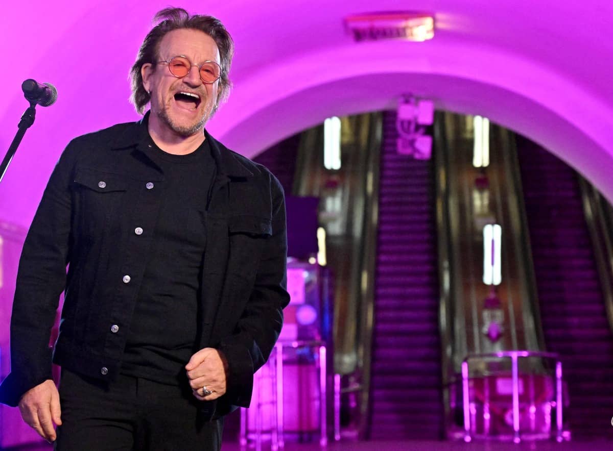 ON VIDEO | Rock star Bono sings peace in the Kyiv metro - Archyde