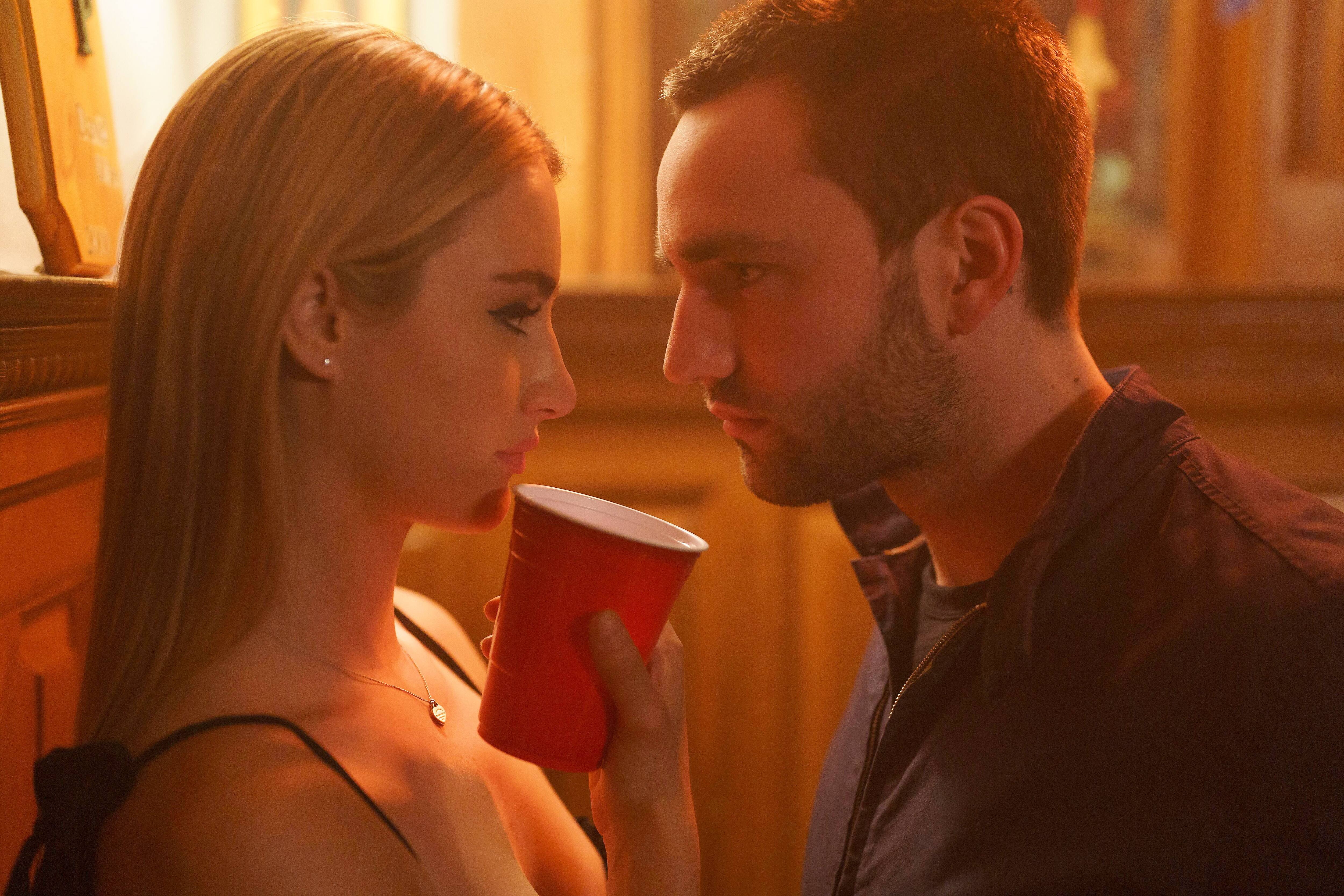 Voici cinq séries coquines qui abordent la sexualité sans détour | JDM