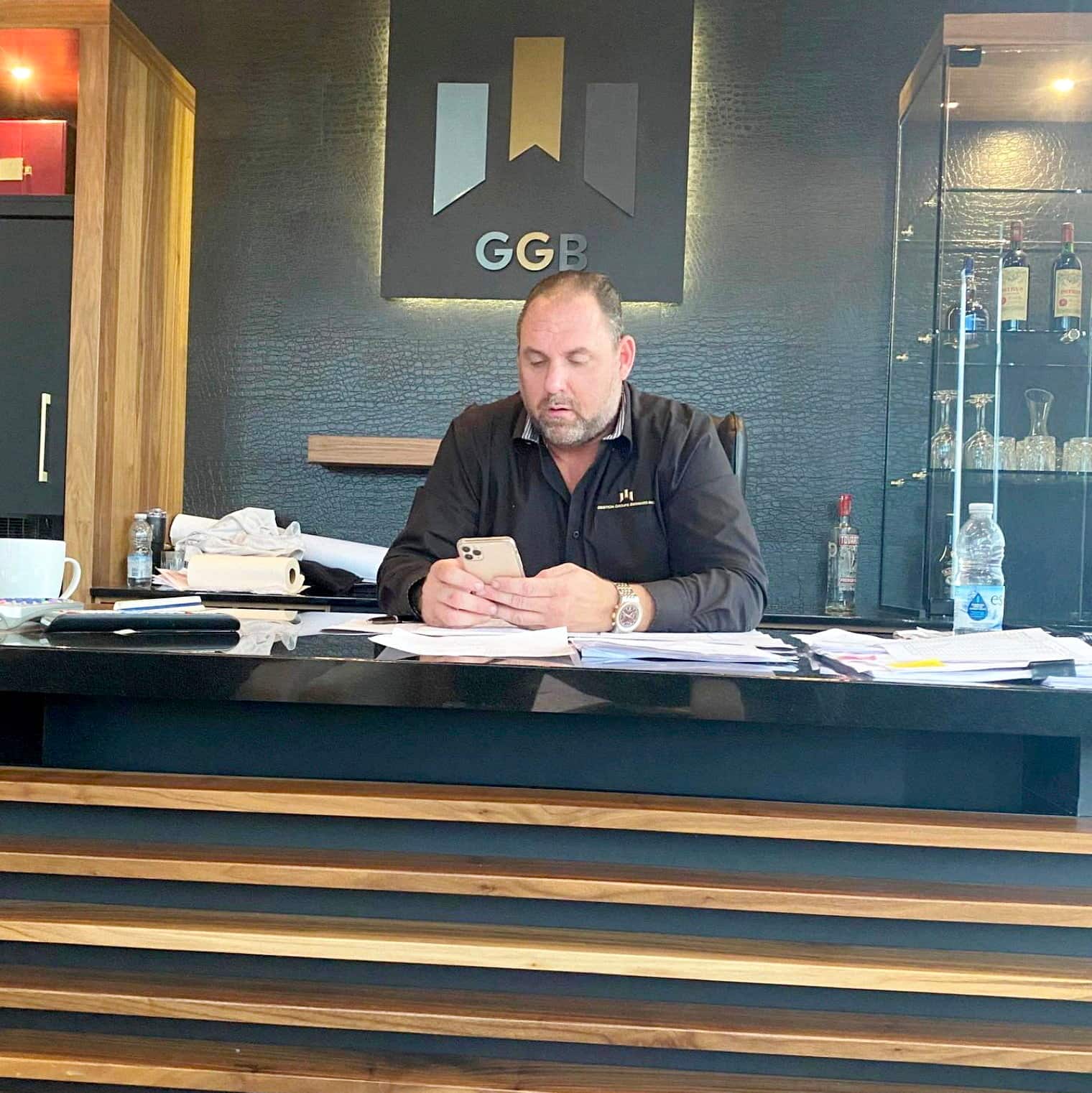 Une entreprise du «roi du Gyproc» Hugo Bernard sur la liste noire de l’AMP | JDQ