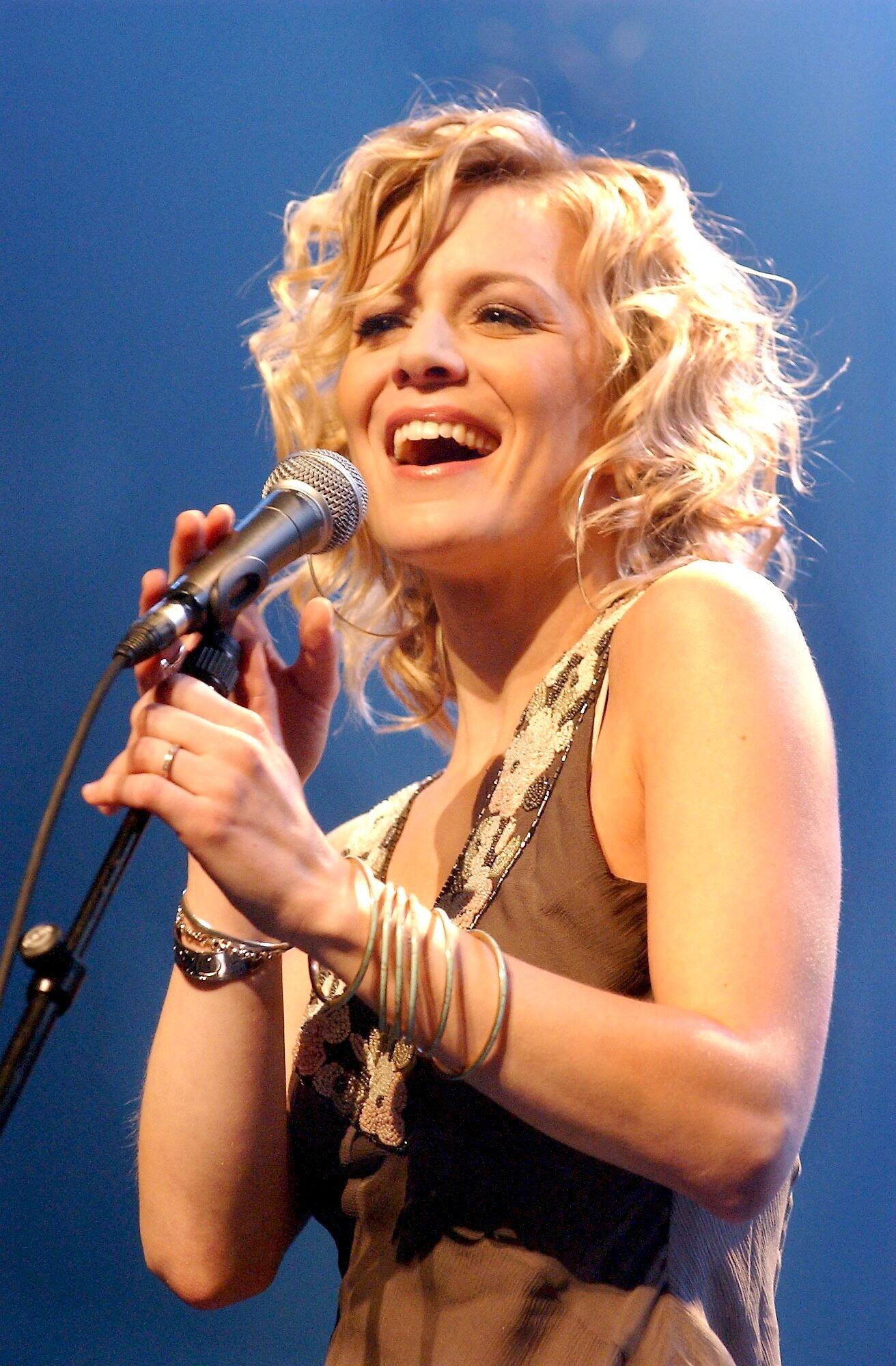 «Bond Symphonique»: Véronic DiCaire et Benoît McGinnis en vedette dans ...