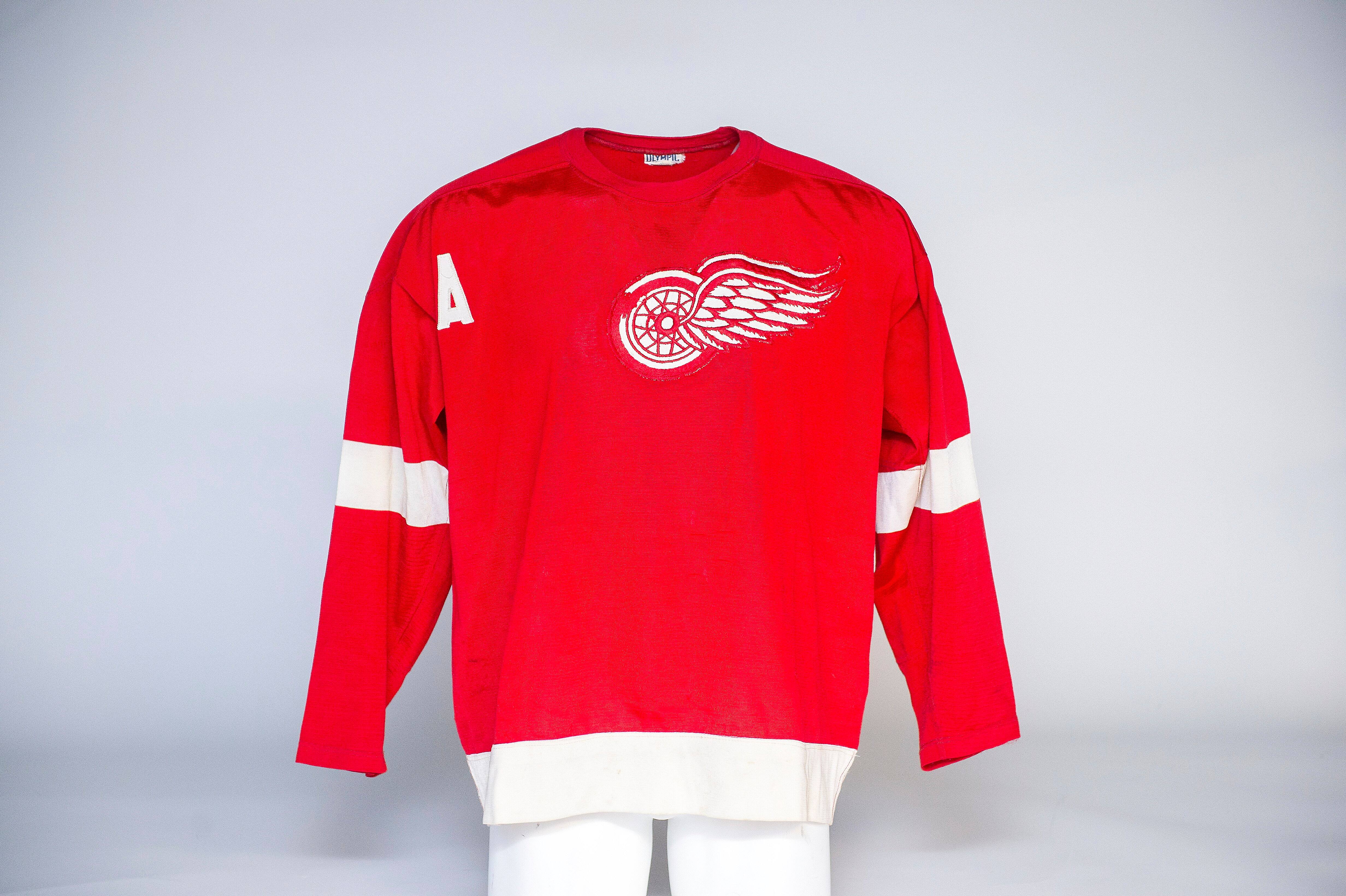Le chandail de Gordie Howe vendu pour une belle somme | JDQ