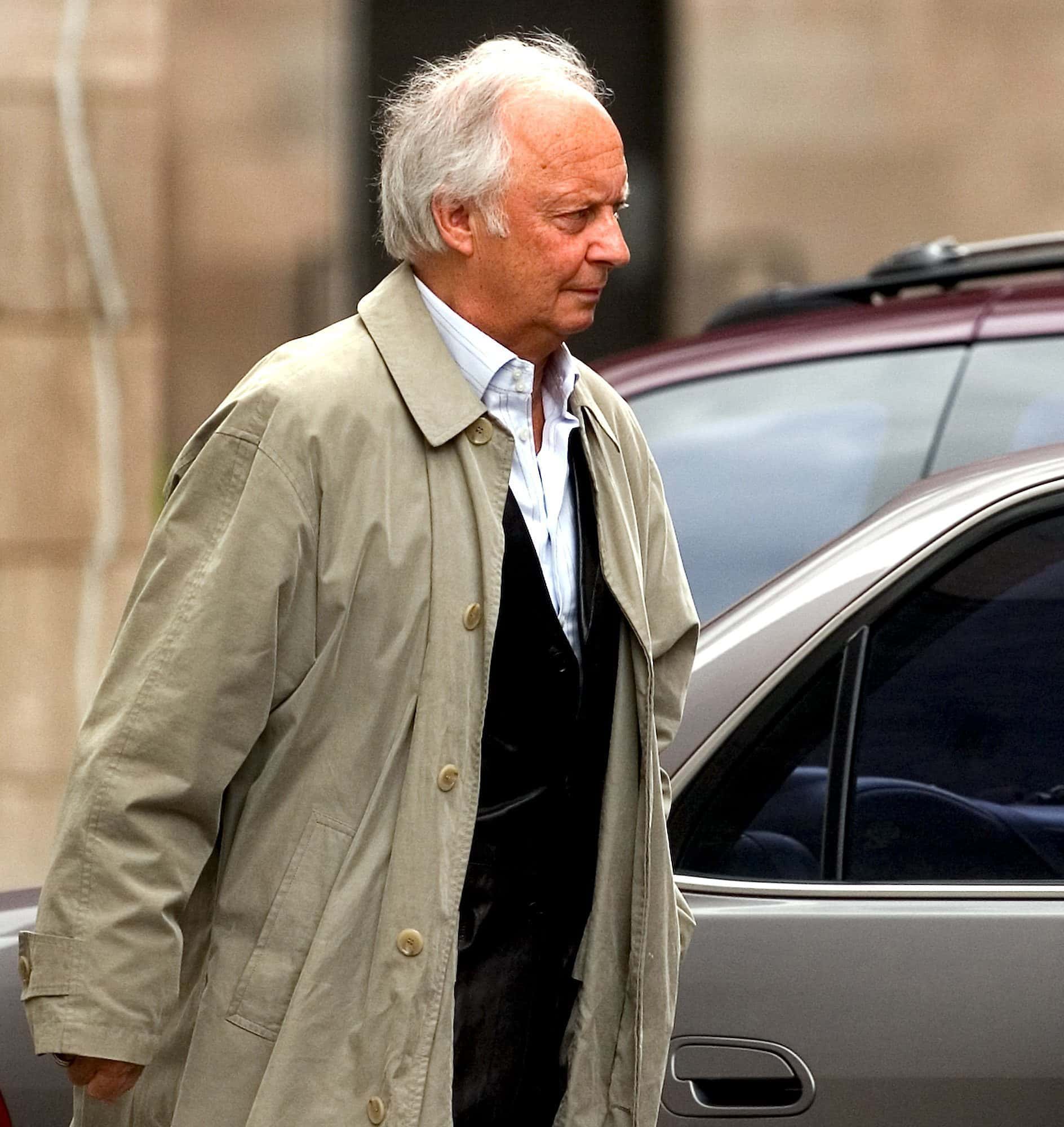 Agression sexuelle: Guy Cloutier devra payer 15 000$ à une victime | TVA Nouvelles