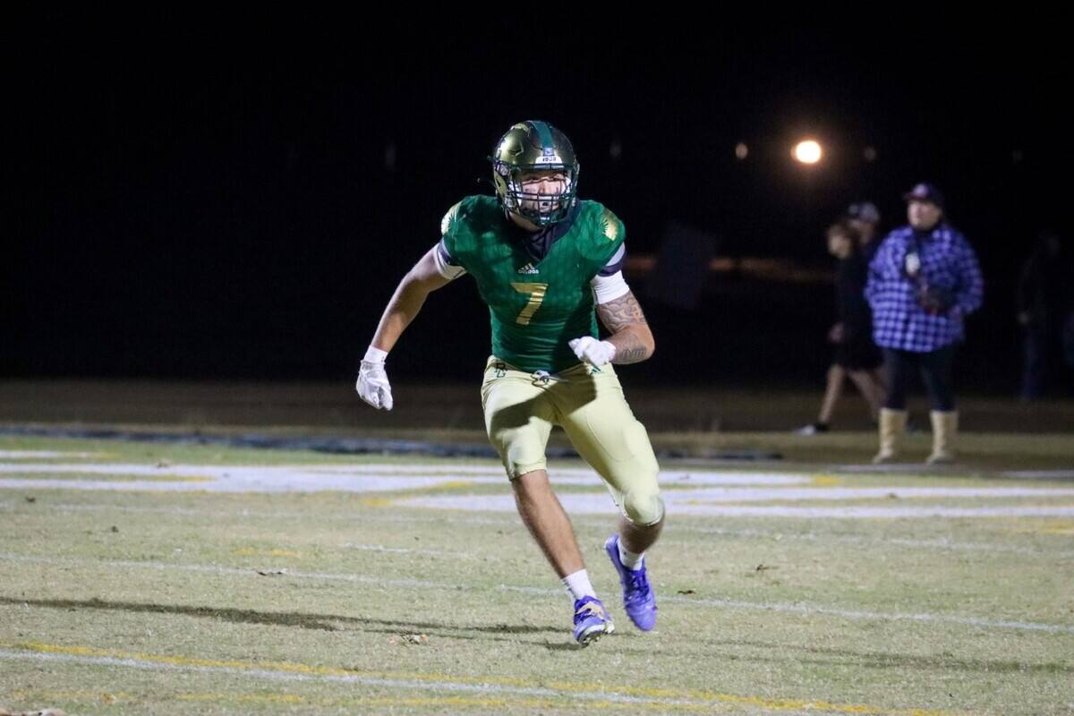 Football: l’audace et la détermination mènent Nikolas Roy à la NCAA ...