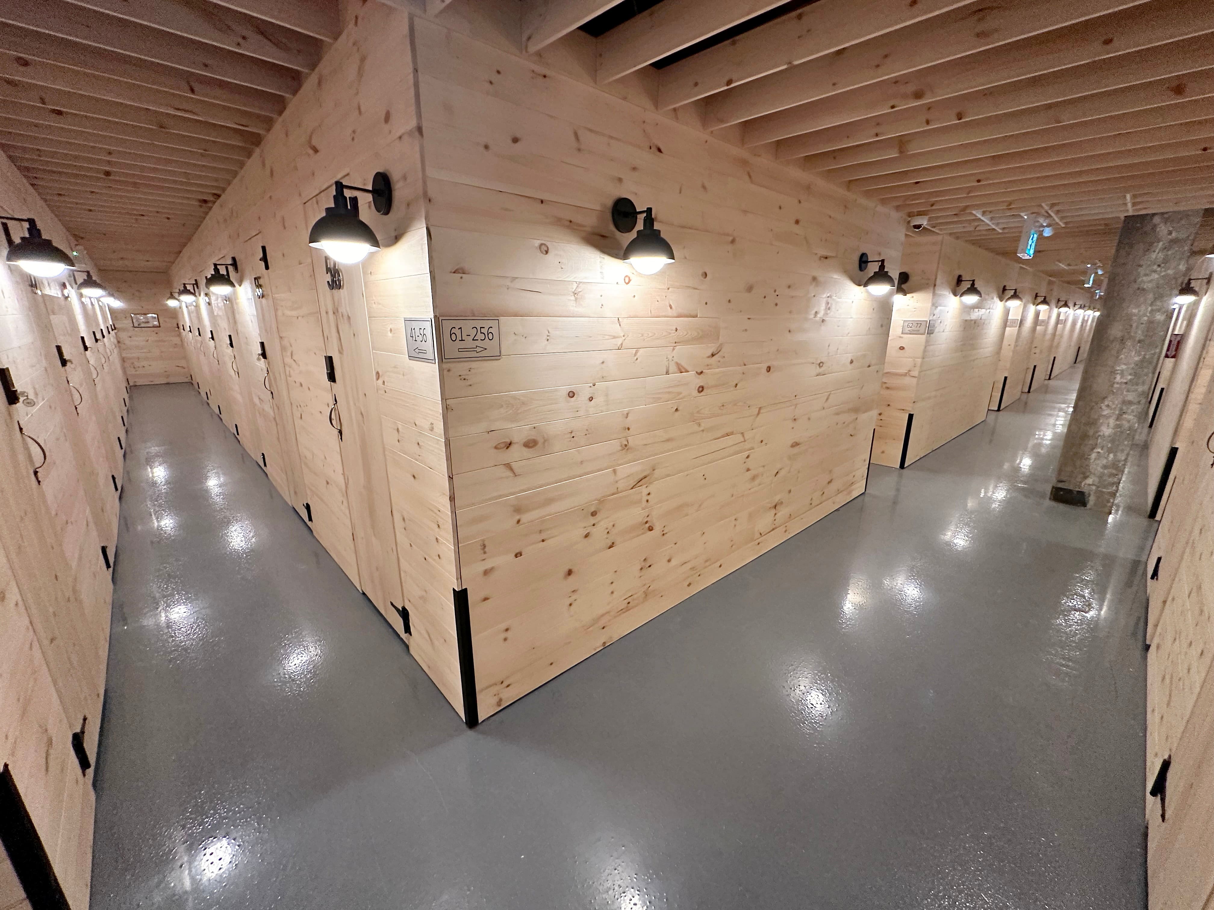 Visite de ce nouveau et gigantesque cellier «labyrinthe» qui s'ouvre à ...