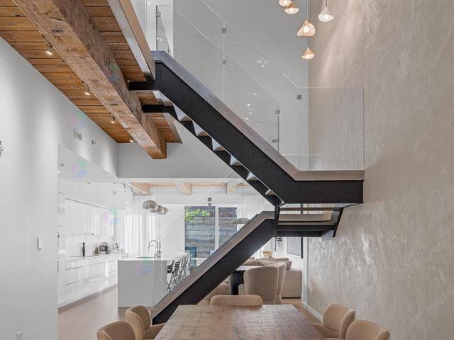 Cette unité au design raffiné ne passe pas inaperçue à Saint-Henri ...