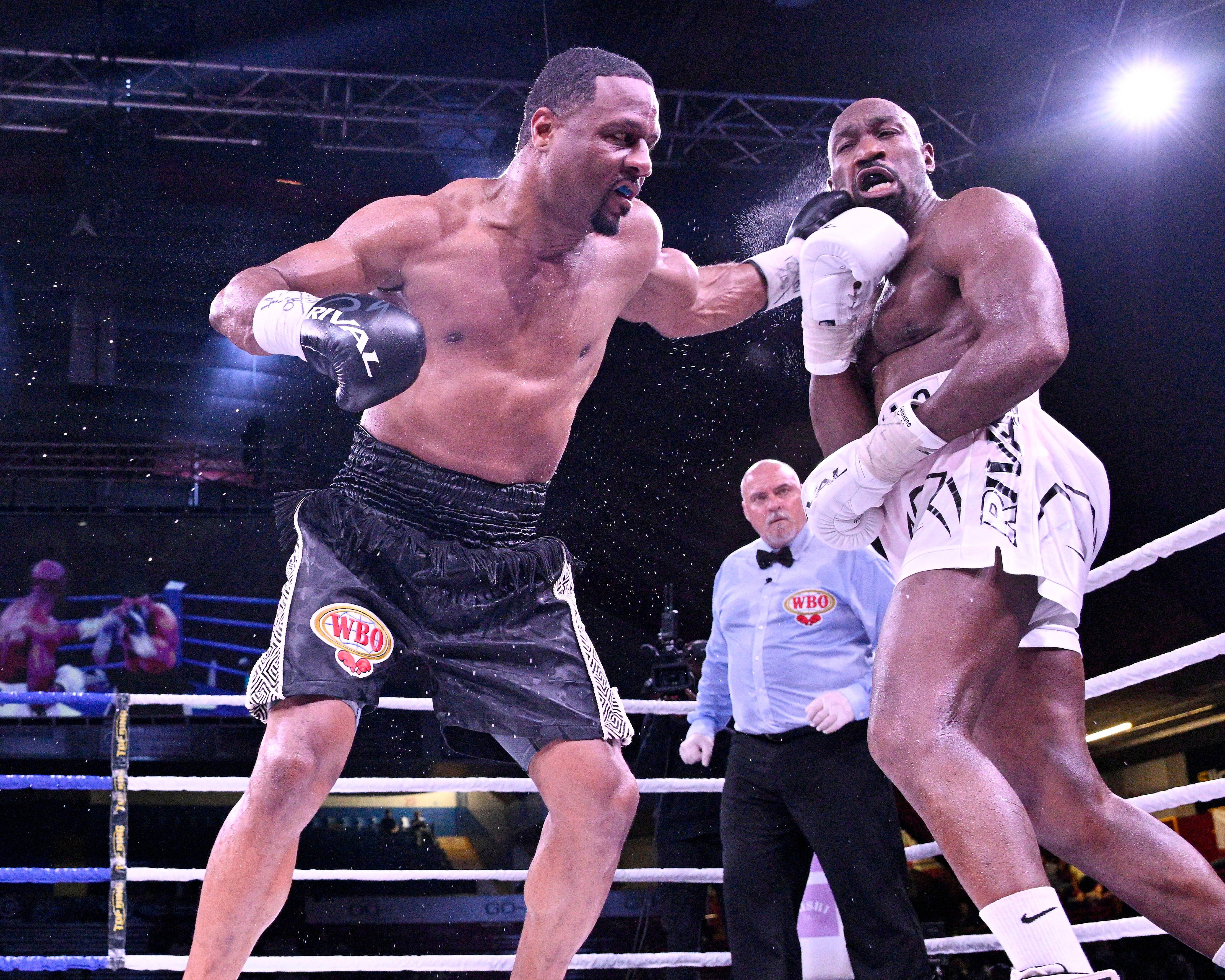 Refus de passer un alcootest: Jean Pascal acquitté - TVA Sports