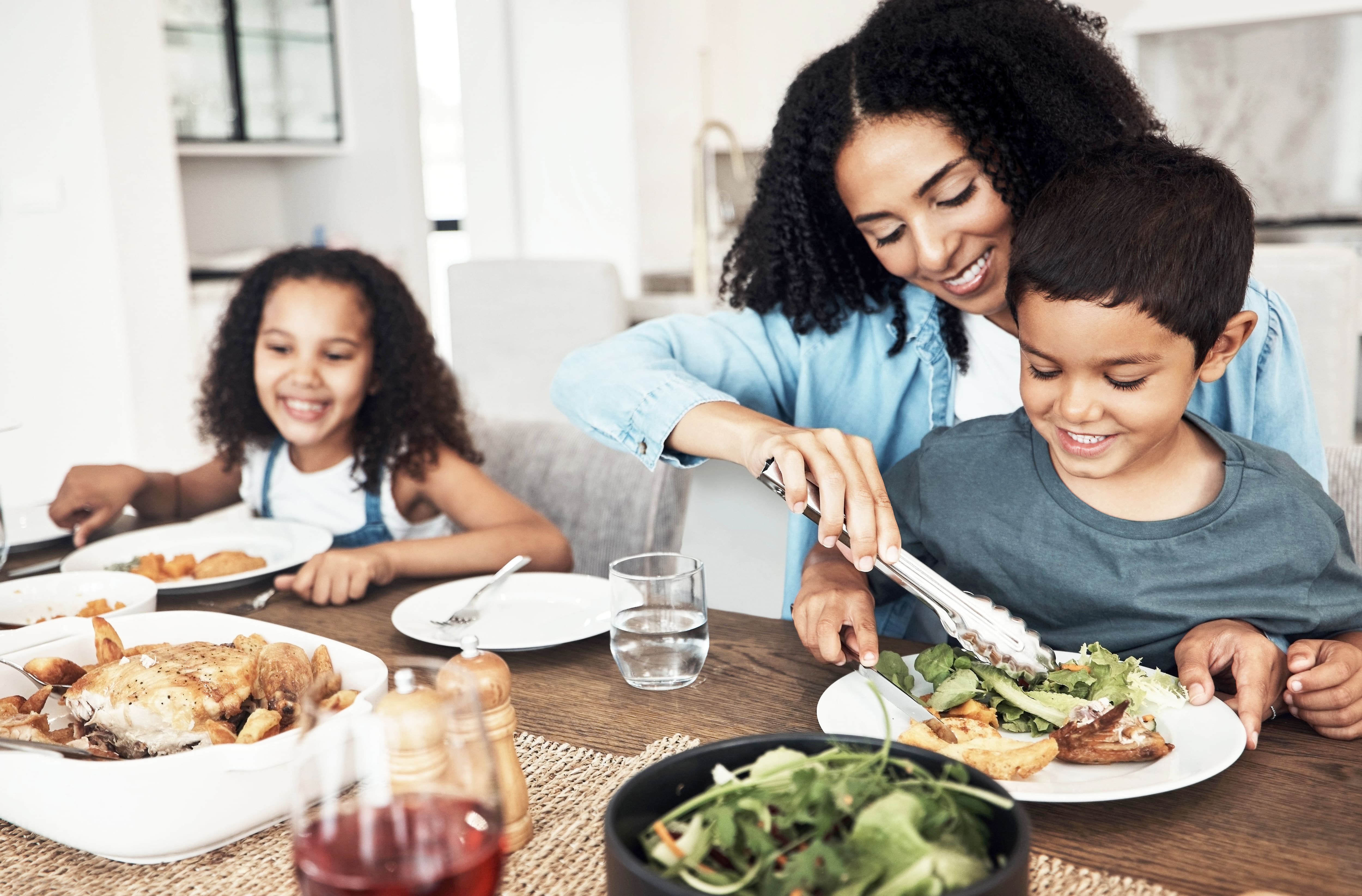 L’importance des repas en famille: voici pourquoi ce moment devrait ...