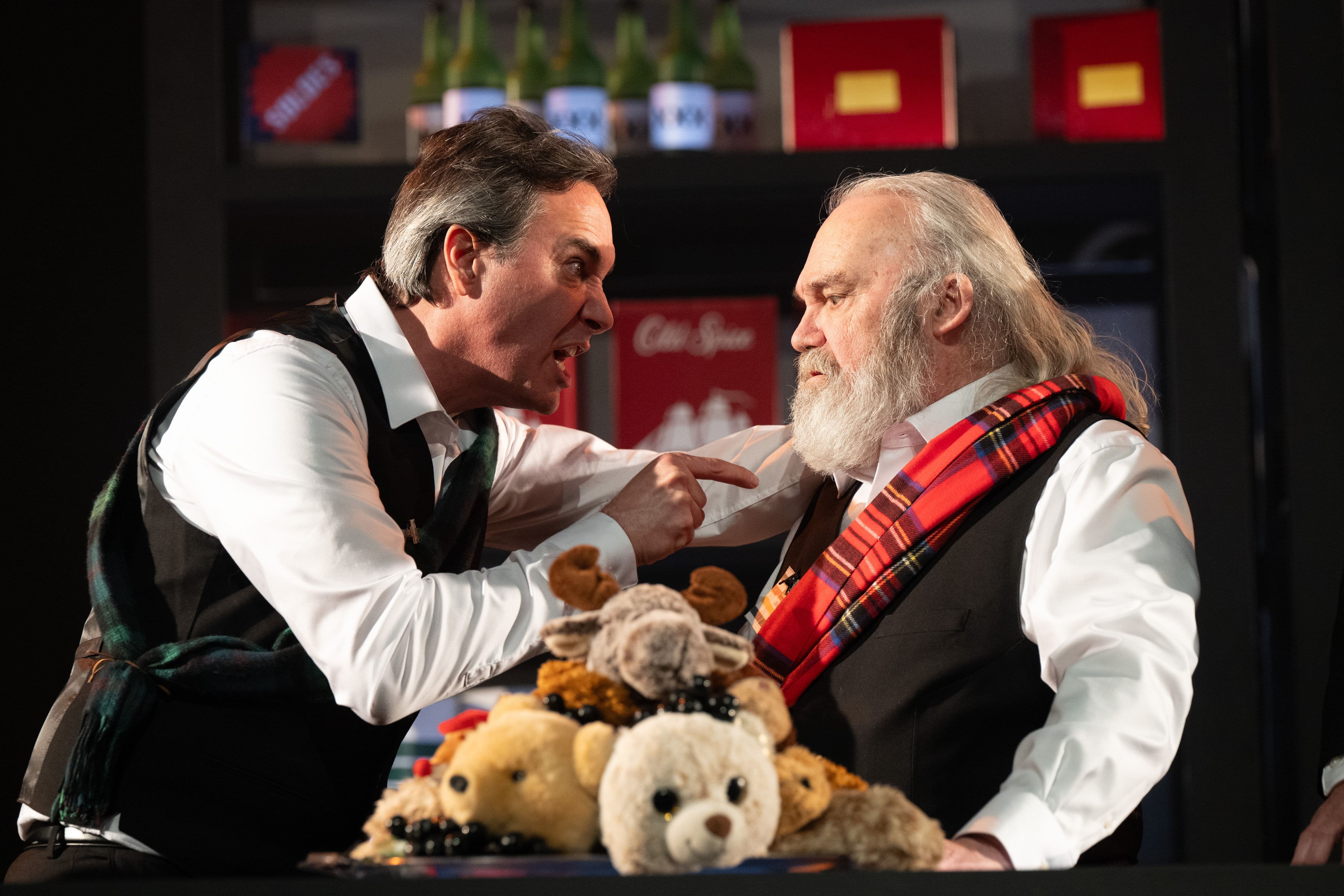 Notre critique de la pièce de théâtre L’Empire du castor présentée à La ...