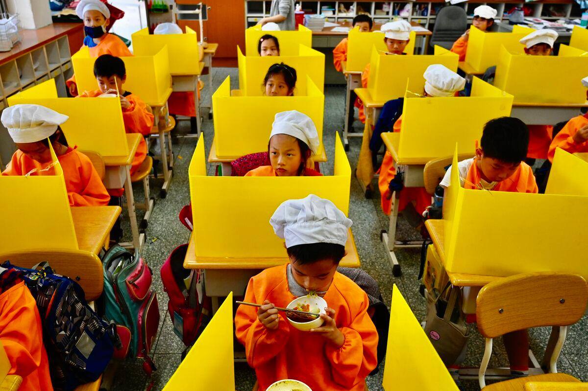 [EN IMAGES] COVID-19: le retour à l’école aux quatre coins du monde en ...