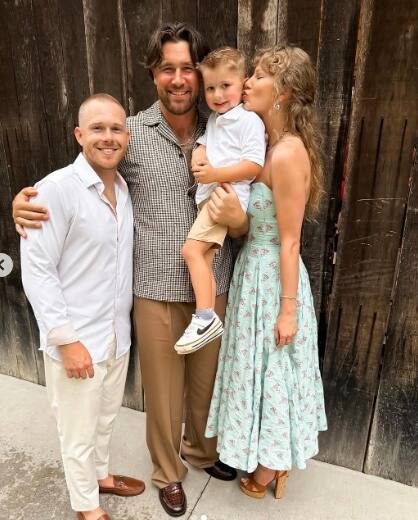 Taylor Swift assiste au mariage du cousin de Travis Kelce dans le ...