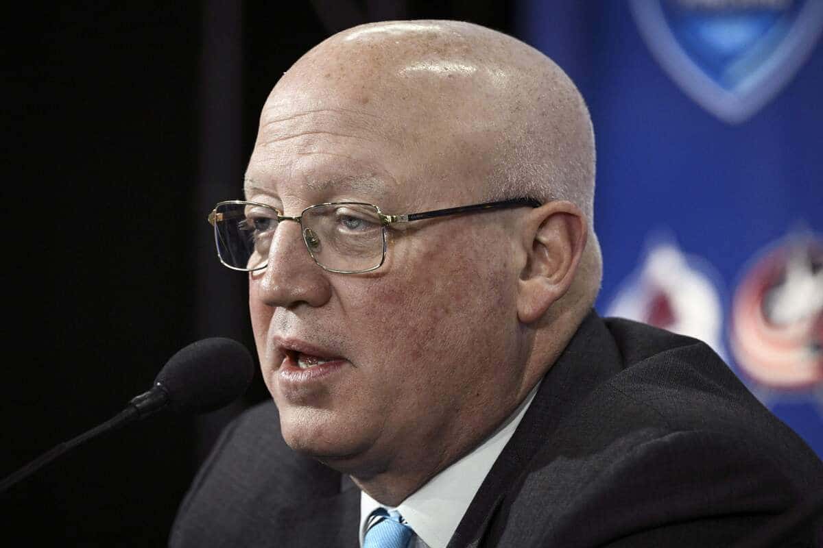 Bill Daly brise le silence sur le futur des Coyotes - TVA Sports