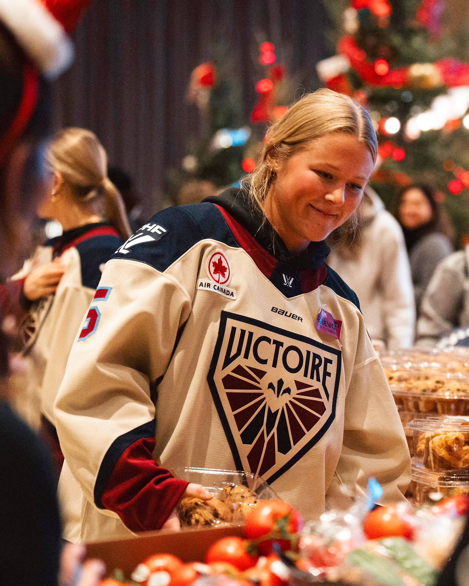 [EN IMAGES] La Victoire de Montréal aide les plus démunis | JDM