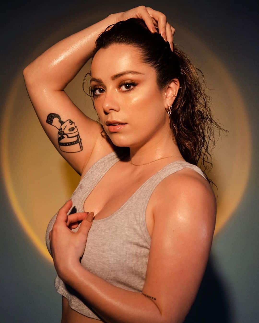 Rosalie Lessard nous dévoile son impressionnante garde-robe colorée ...