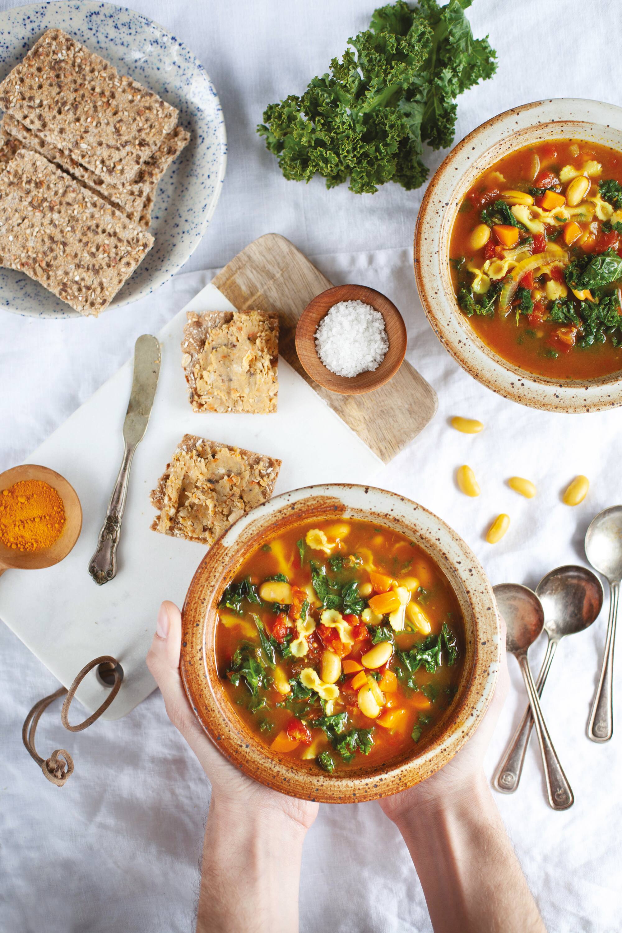 Soupe-repas au kale et aux haricots blancs | JDM