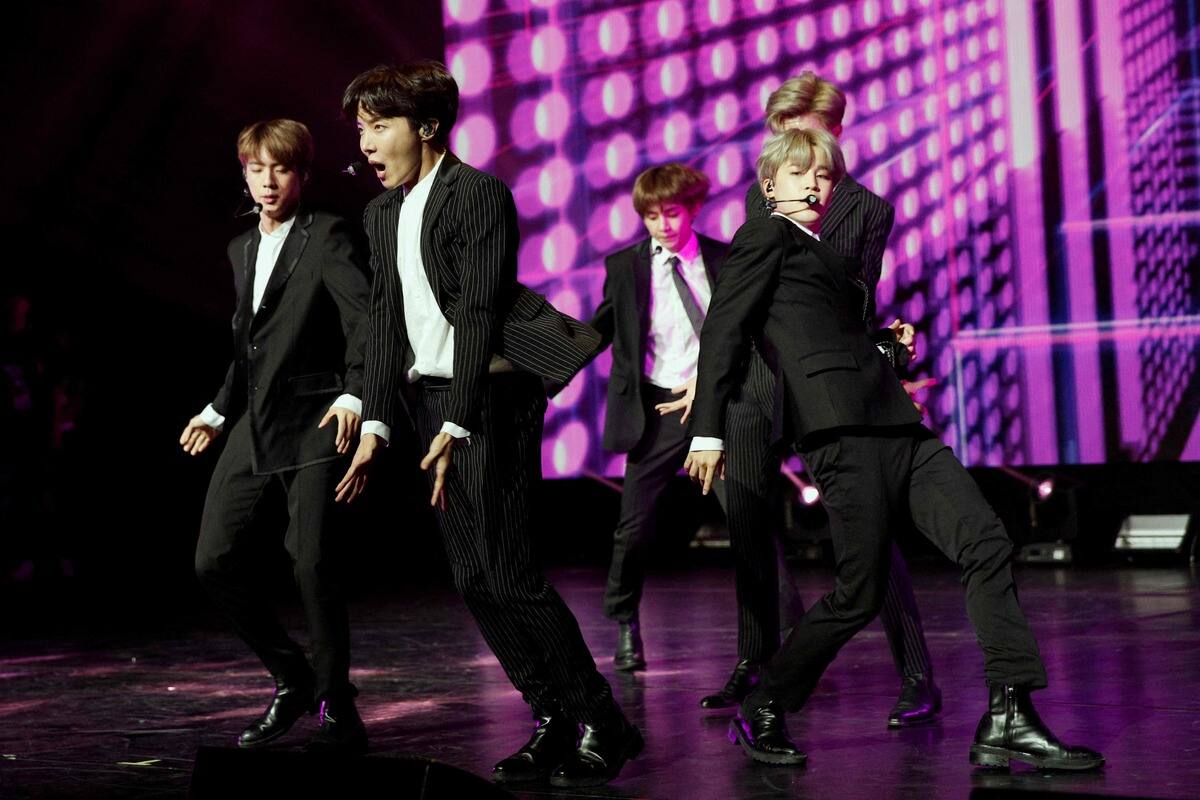 Cinq choses à savoir sur BTS, superstars de la K-pop qui fêtent leurs ...
