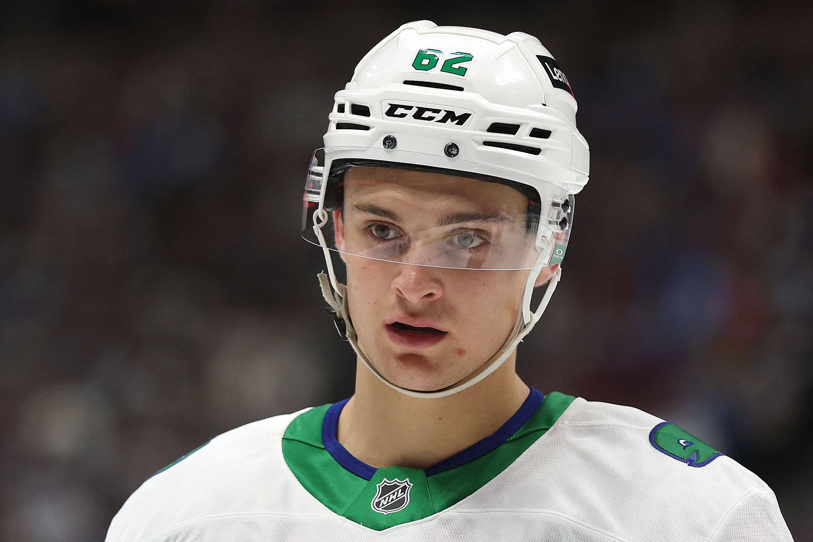 Lacération importante à la main: Charles-Alexis Legault ratera ...