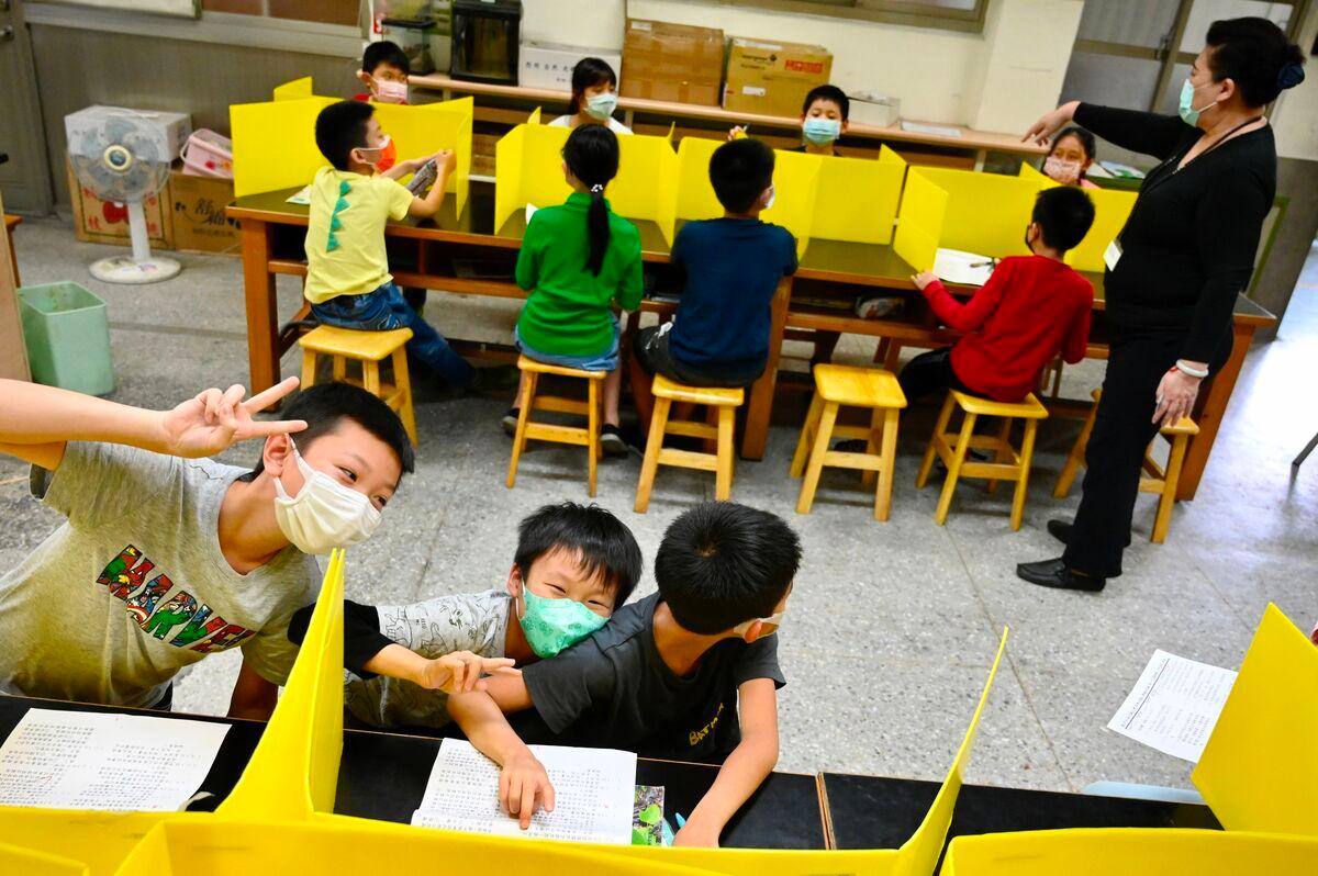 [EN IMAGES] COVID-19: le retour à l’école aux quatre coins du monde en ...