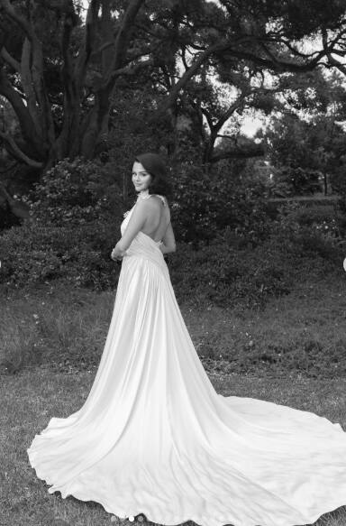 Selena Gomez dévoile ses trois robes de mariage sur Instagram | 24 heures