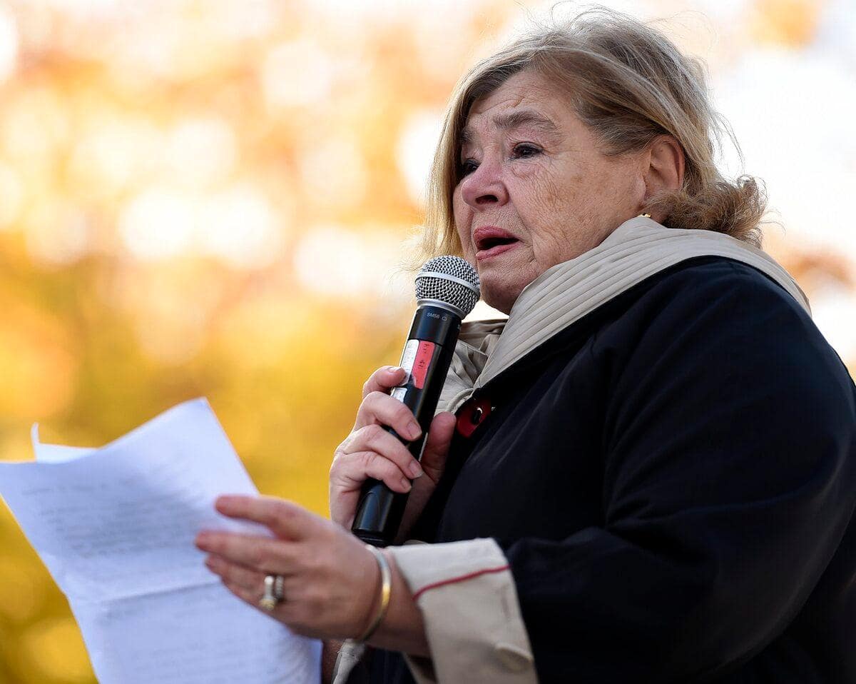 [PHOTOS] Durement touchés par la crise, des dizaines d'hôteliers ...