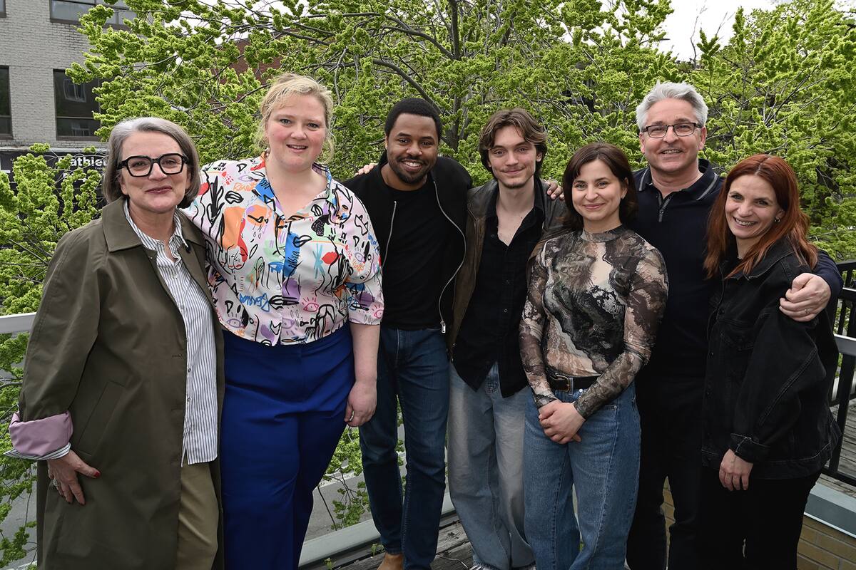 La Licorne: une première pièce signée Debbie Lynch-White | JDQ