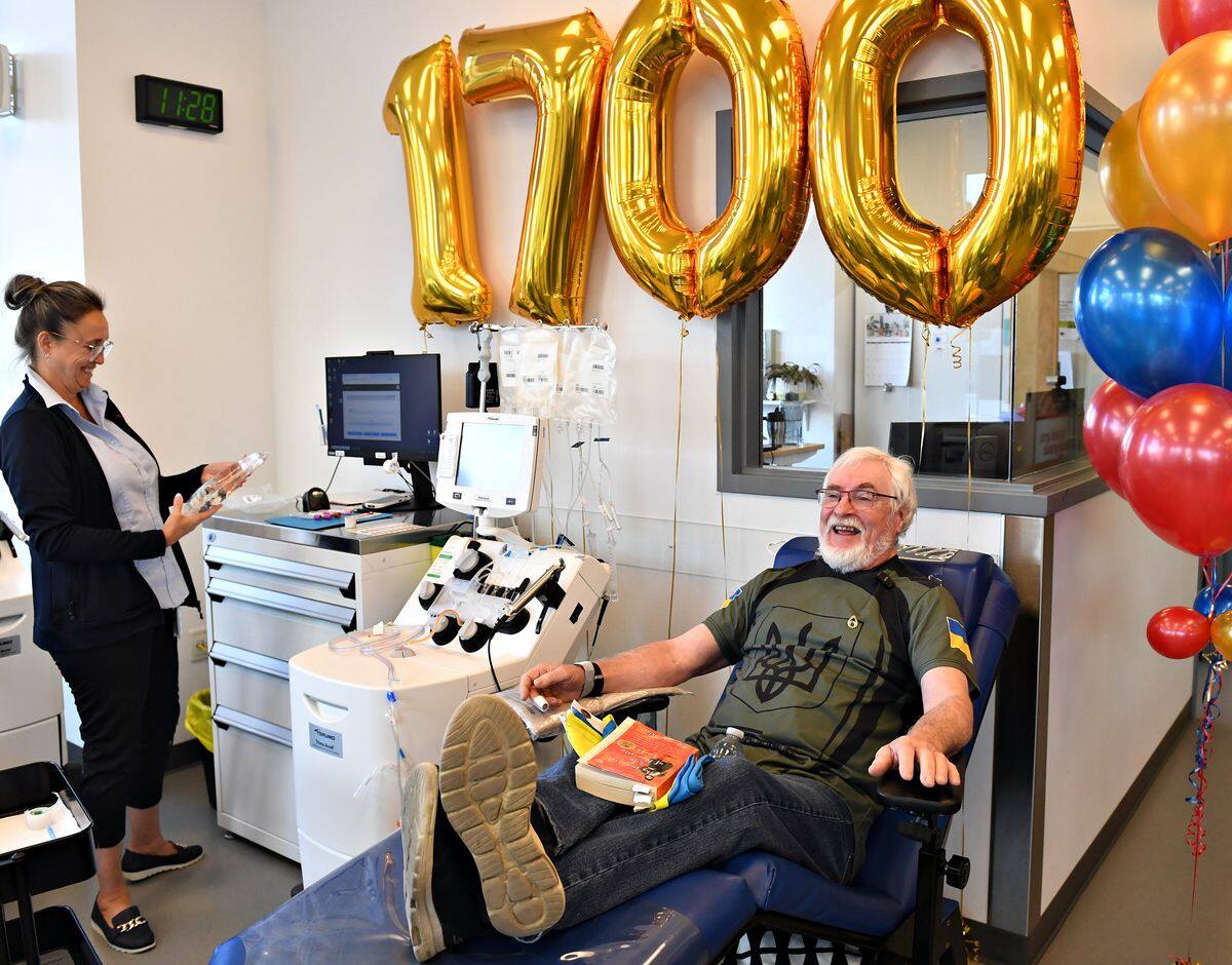 Le plus grand donneur de produits sanguins au Canada atteint 1700 dons ...