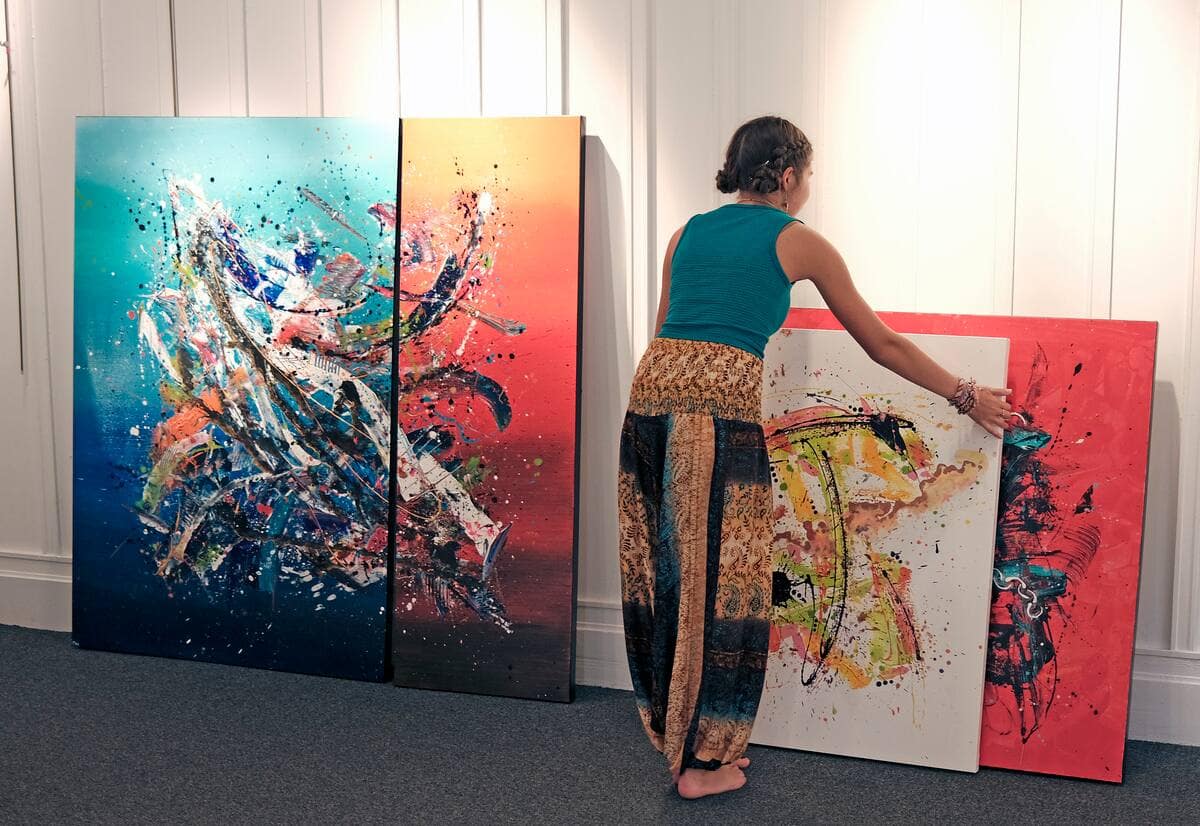 À 15 ans, elle expose à la galerie Perreault: Mégane Fortin franchit ...
