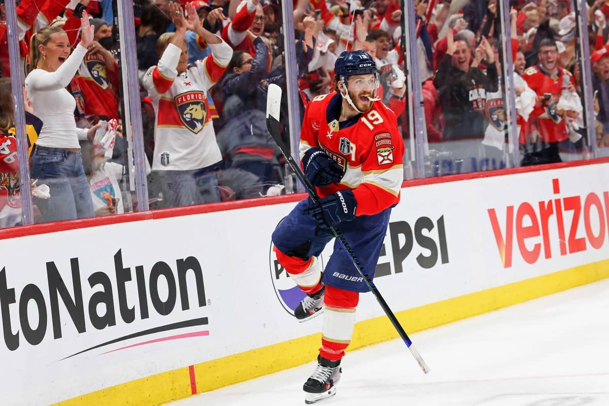Matthew Tkachuk avait raté les derniers mois de la saison régulière ...