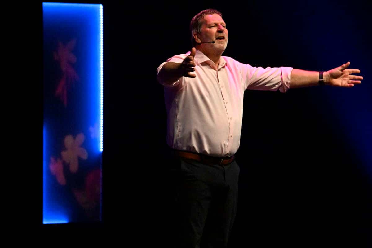 Mario Jean présente un 7e one-man-show sympathique et délicieusement ...