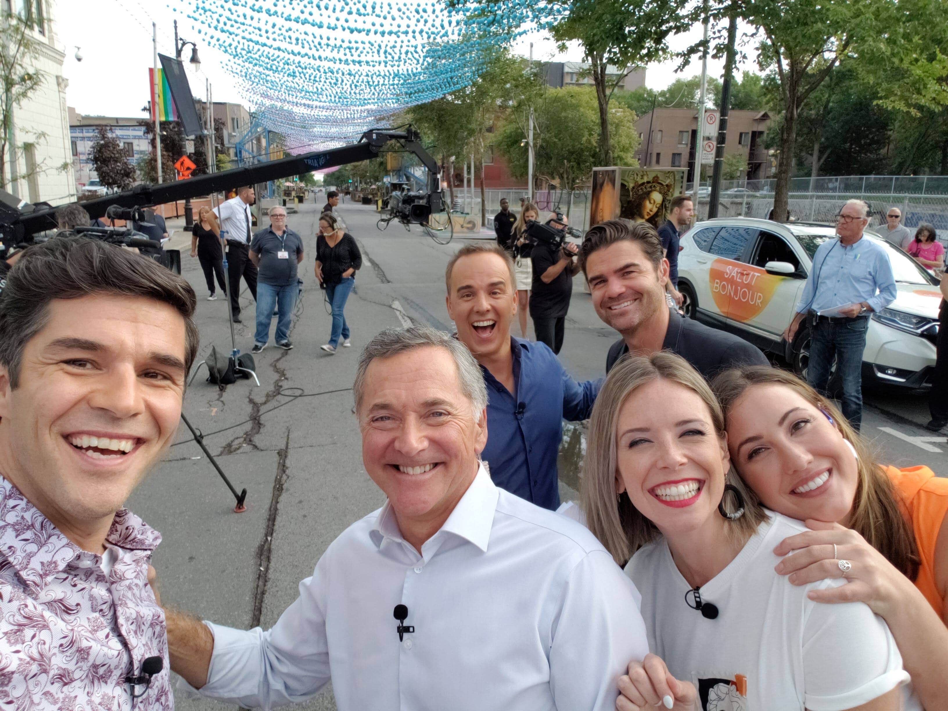 Déjà nostalgique, l'équipe de Salut Bonjour rend un touchant hommage à ...