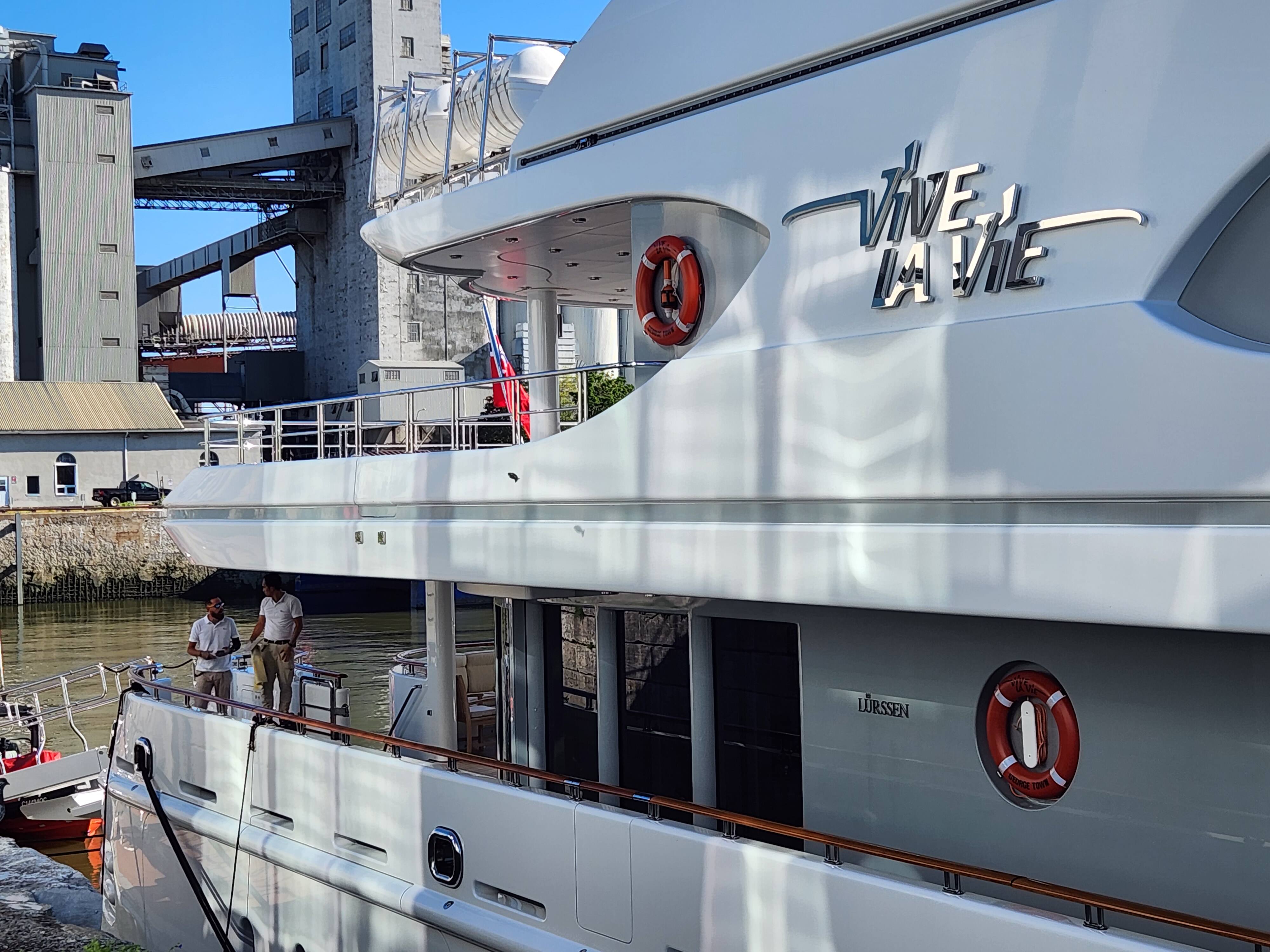 [EN IMAGES] Un yacht de 80 M$ aperçu au port de Québec | JDQ