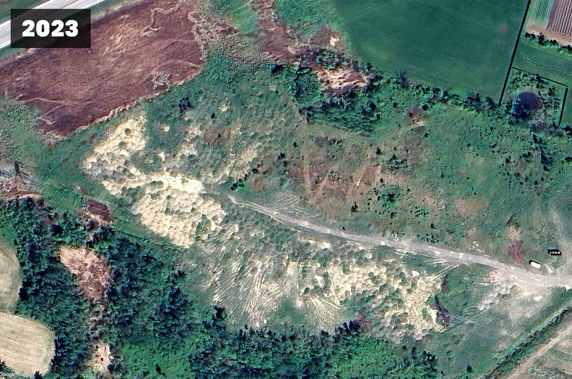 La poubelle du Québec: briques, bouts de tuyaux, béton et plastique en ...