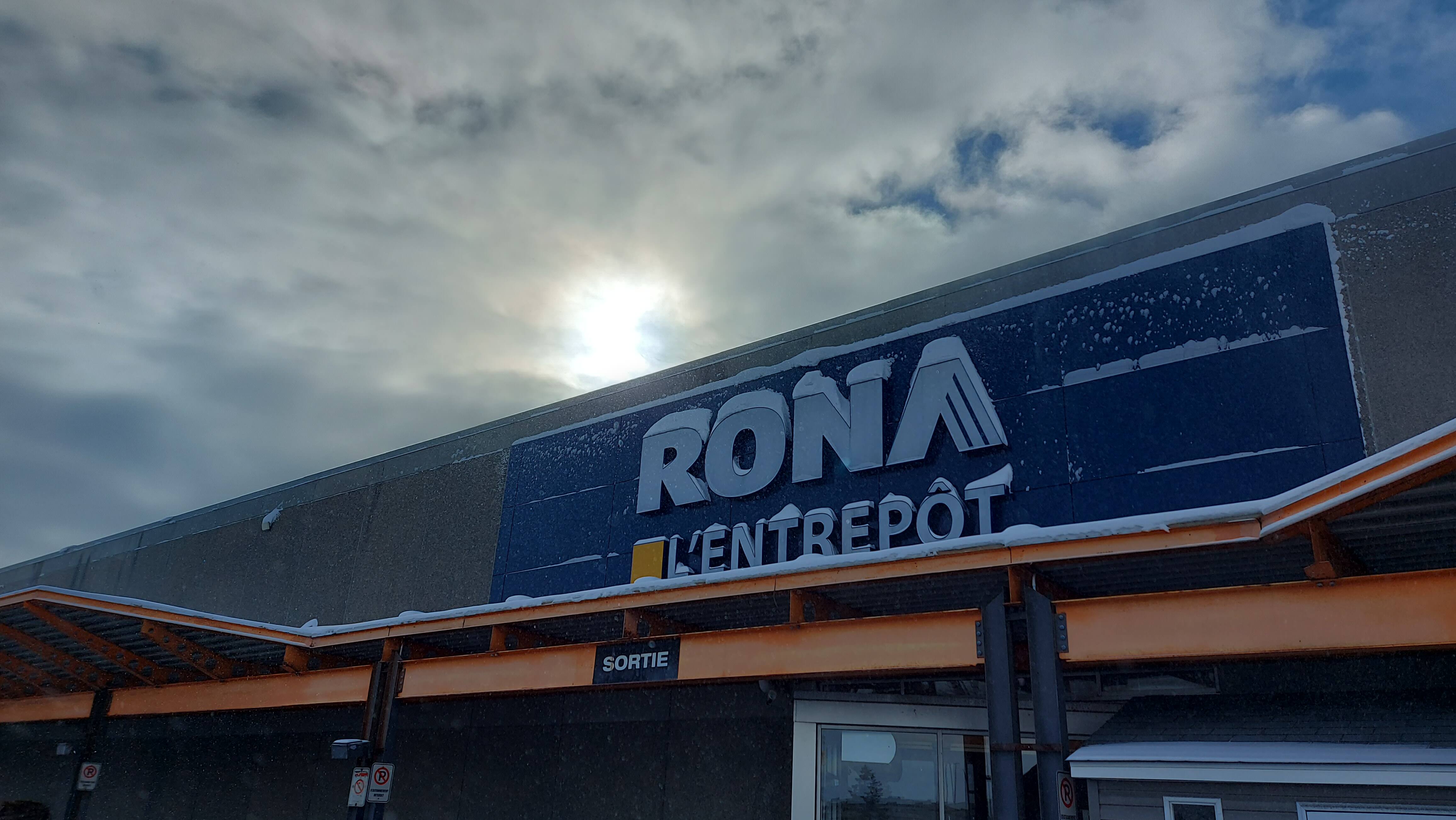 Français: la direction de RONA rabrouée par Québec | JDQ