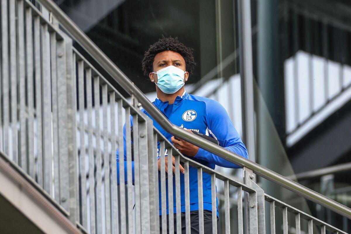 Un brassard à la mémoire de George Floyd | JDM