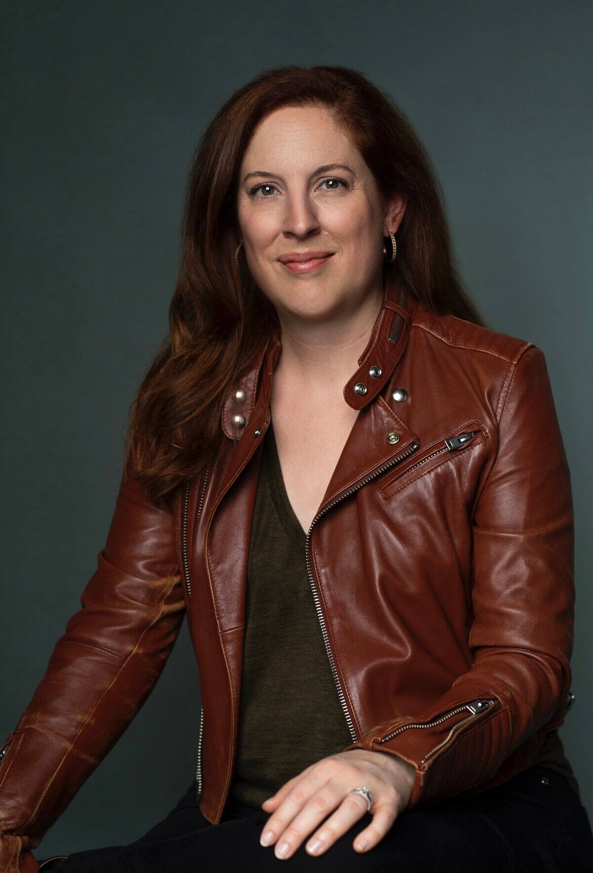 Stéphanie Parent raconte le parcours d'une femme artiste qui porte la ...