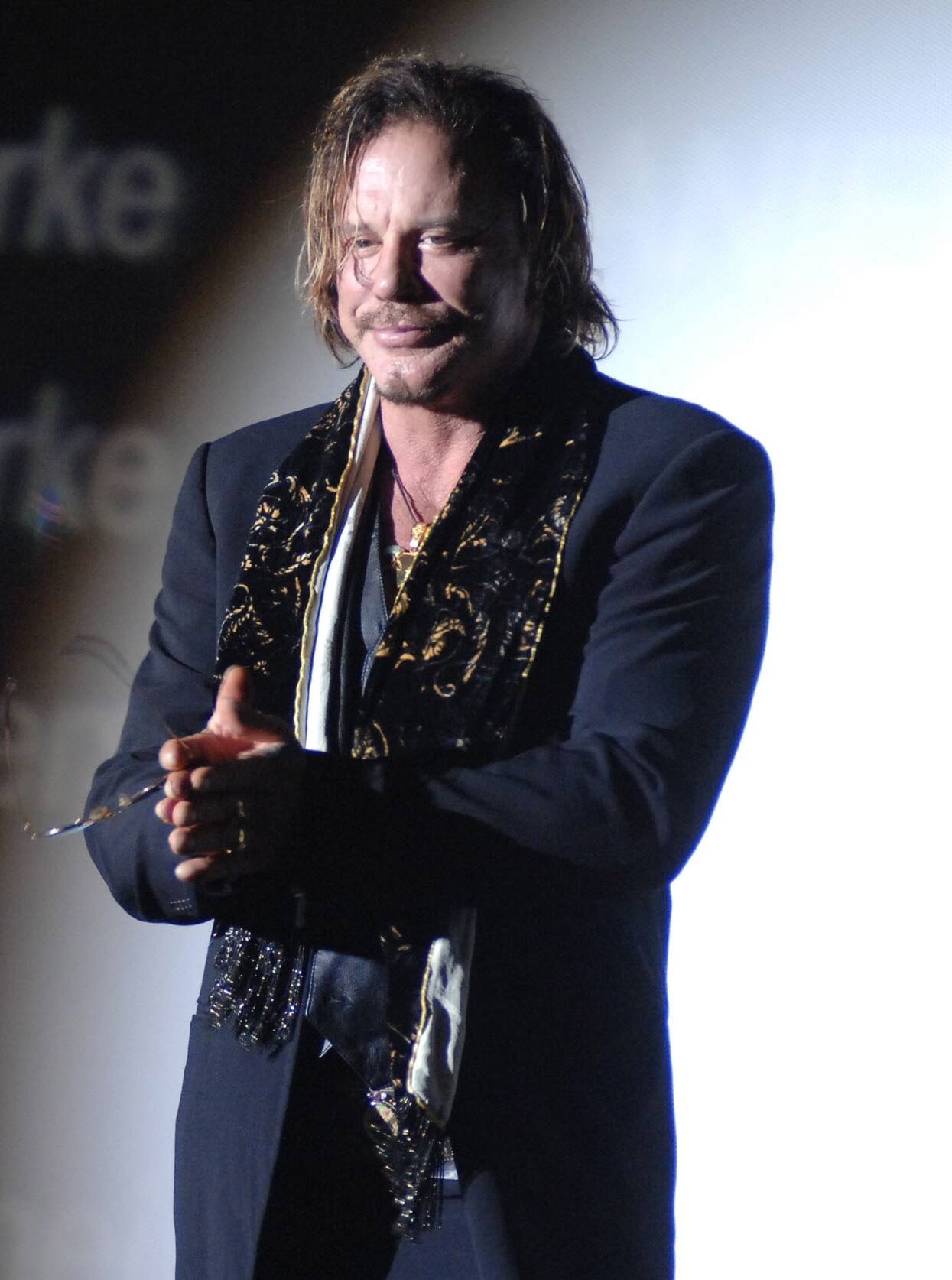 Mickey Rourke lance une cagnotte participative pour payer son loyer | 7 ...