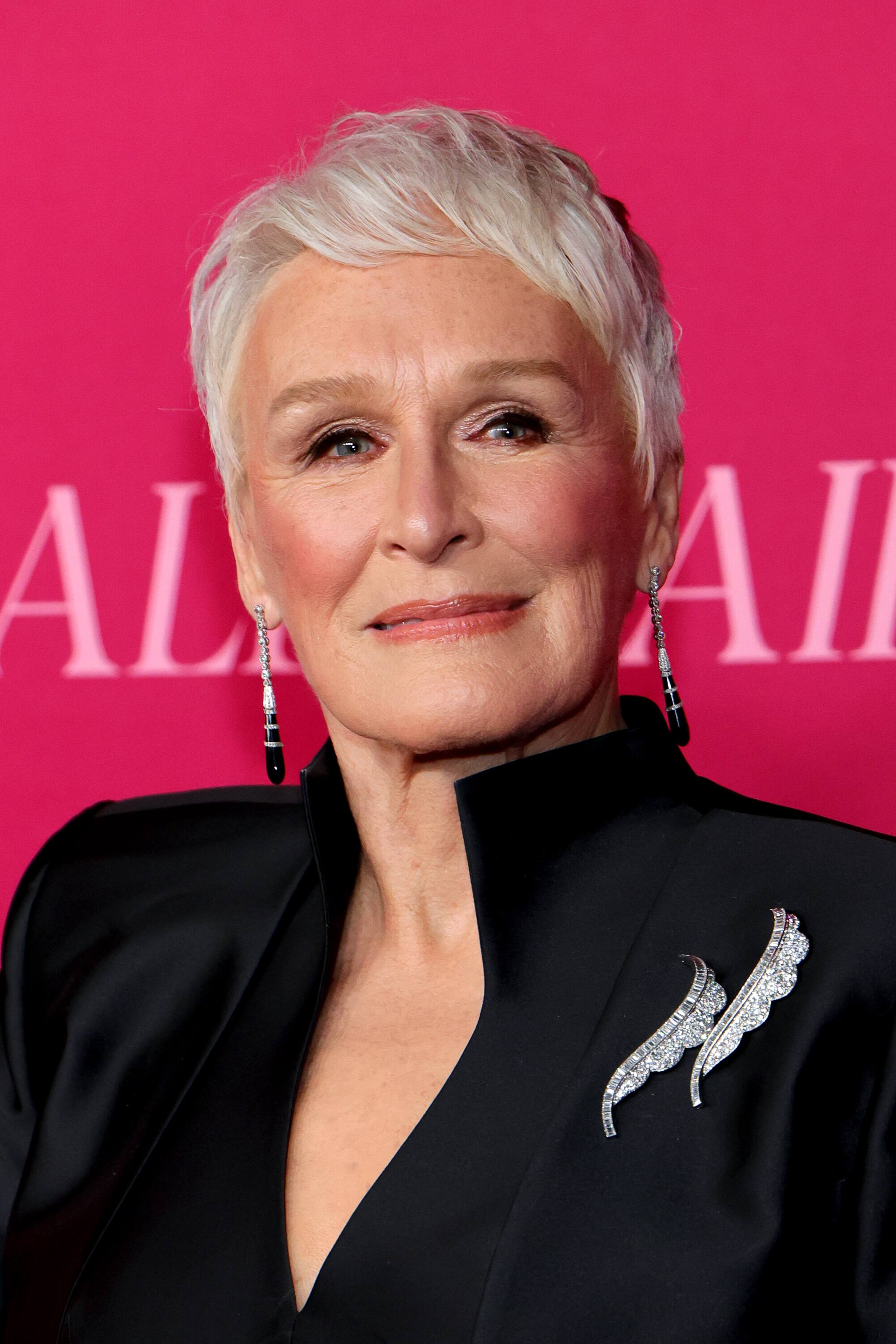 Glenn Close appelle les Américains à réagir après les morts de Renee ...