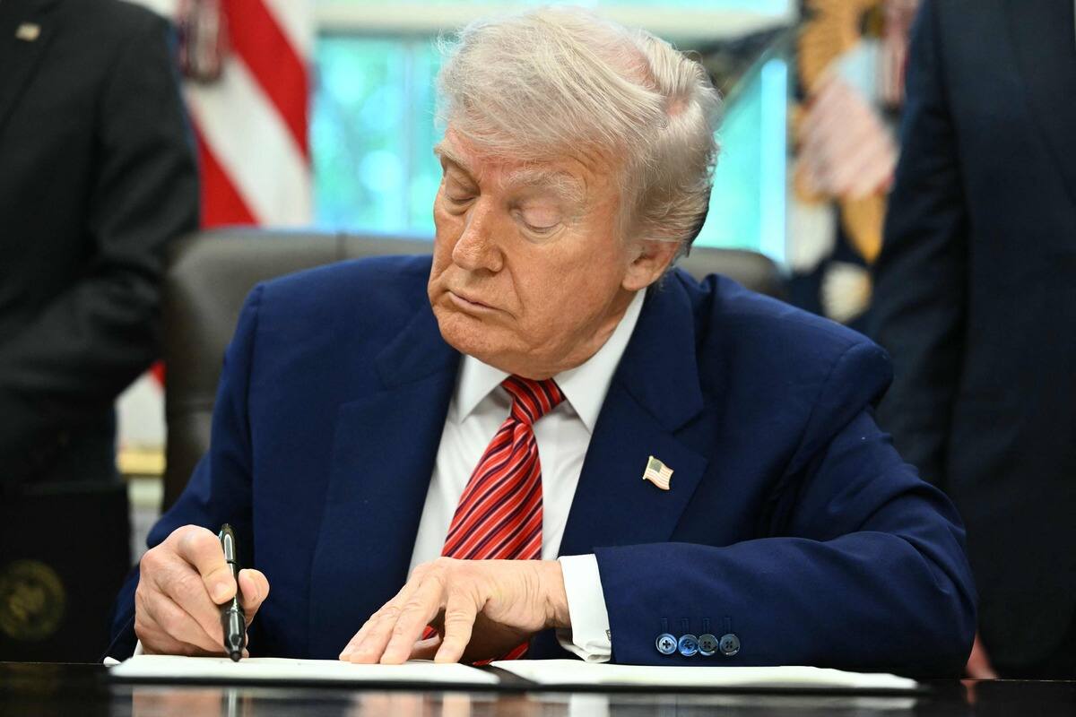 Trump signe des décrets pour une «renaissance» du nucléaire civil | TVA ...