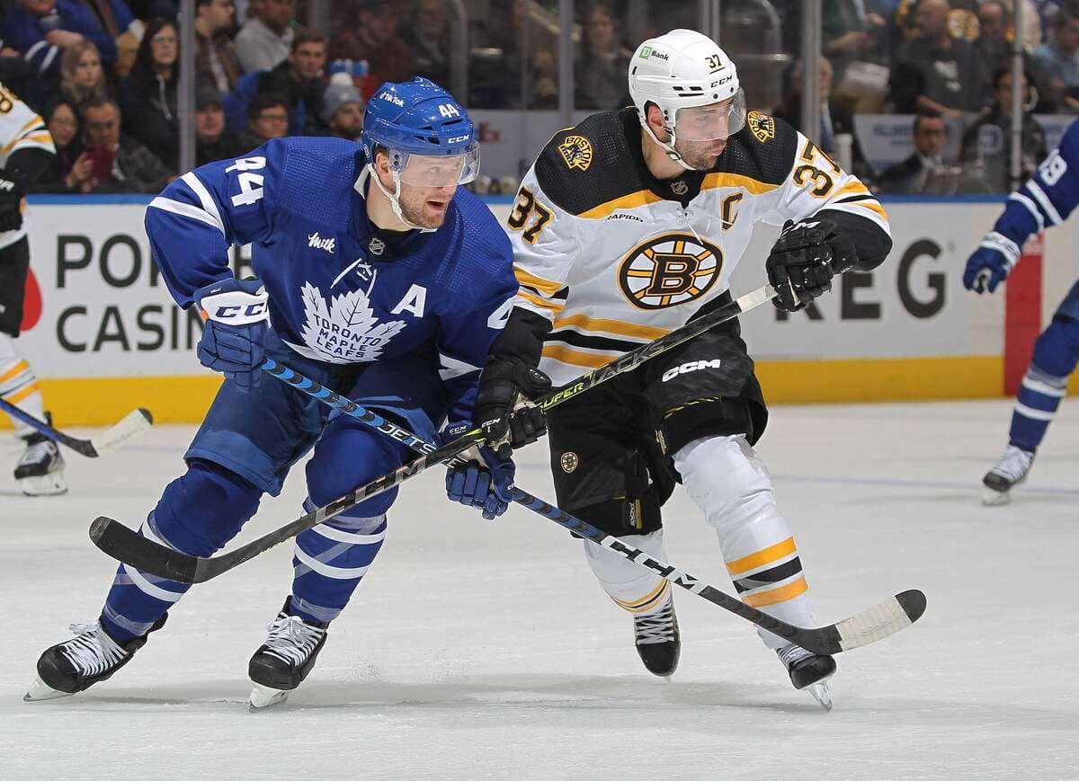Doublé de Zacha, victoire des Bruins - TVA Sports