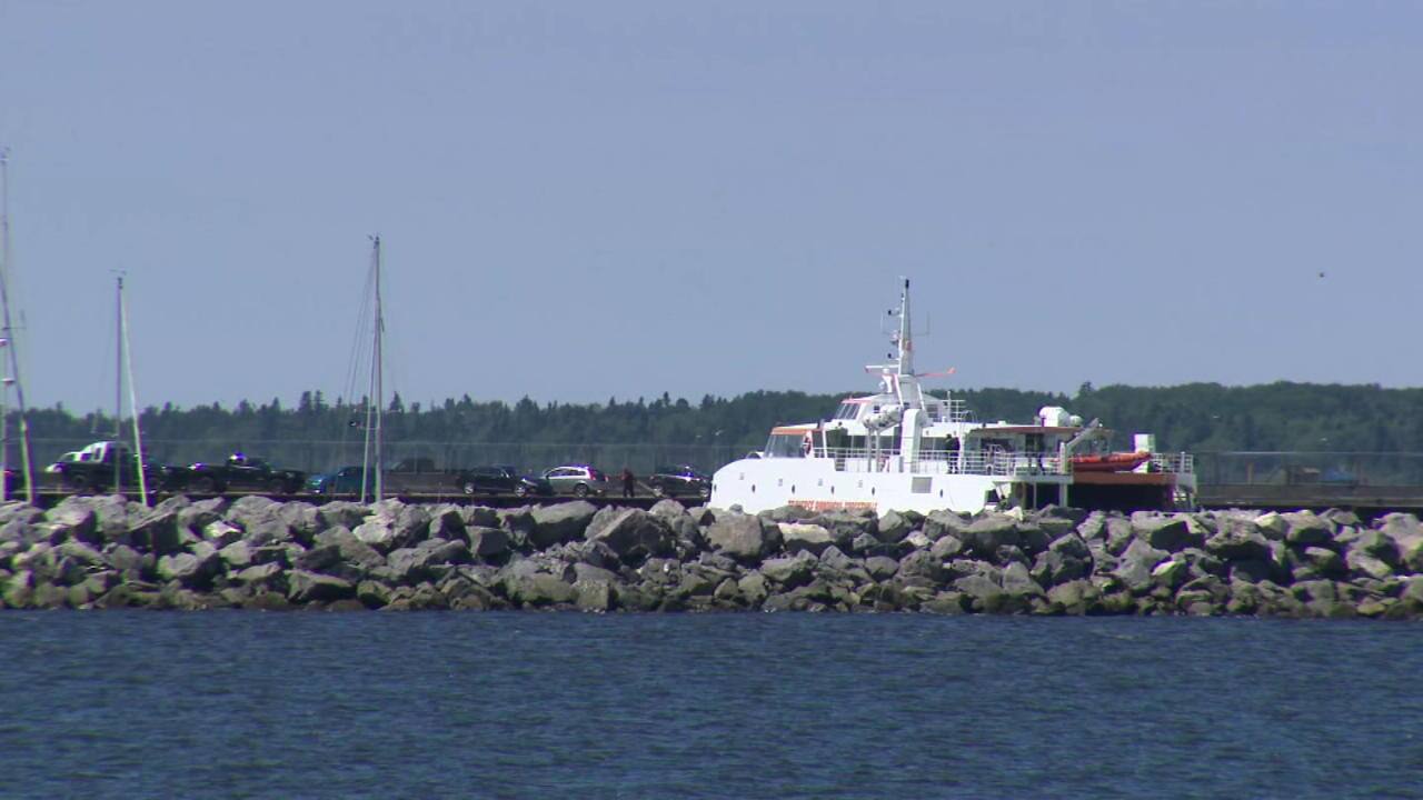 Des élus doutent de la fiabilité du traversier CNM Évolution entre ...