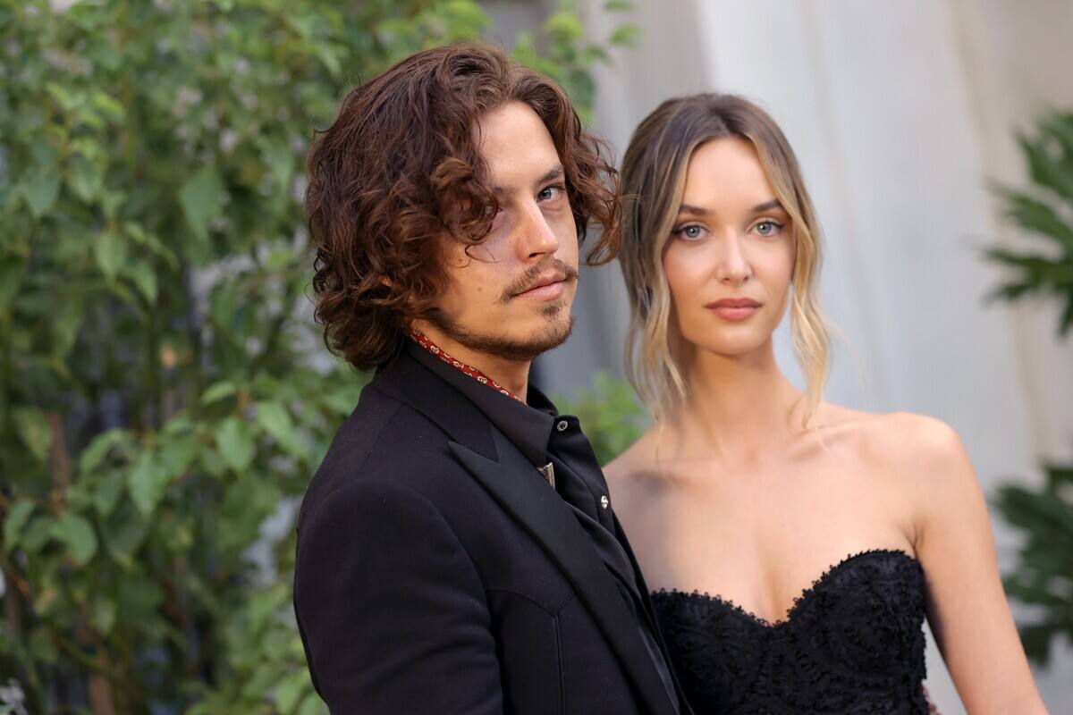 Cole Sprouse fait de rares (et croustillantes) confessions sur son ex ...
