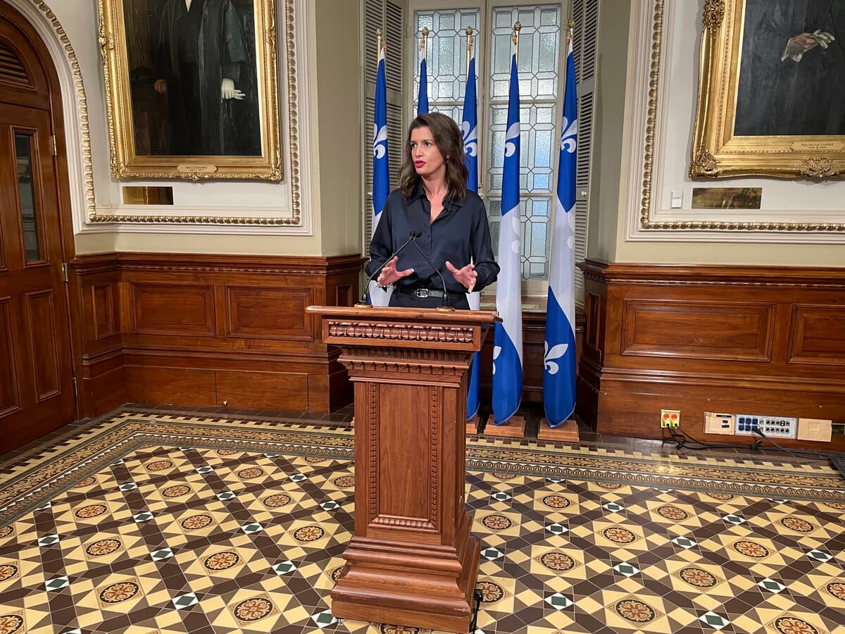 Plan CITÉ et tramway: la ministre Guilbault ouvre la porte au SRB et à ...