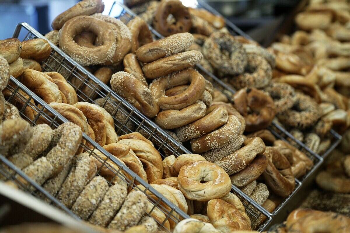 Bagels et pizzerias de Montréal: Ottawa veut évaluer leur pollution ...