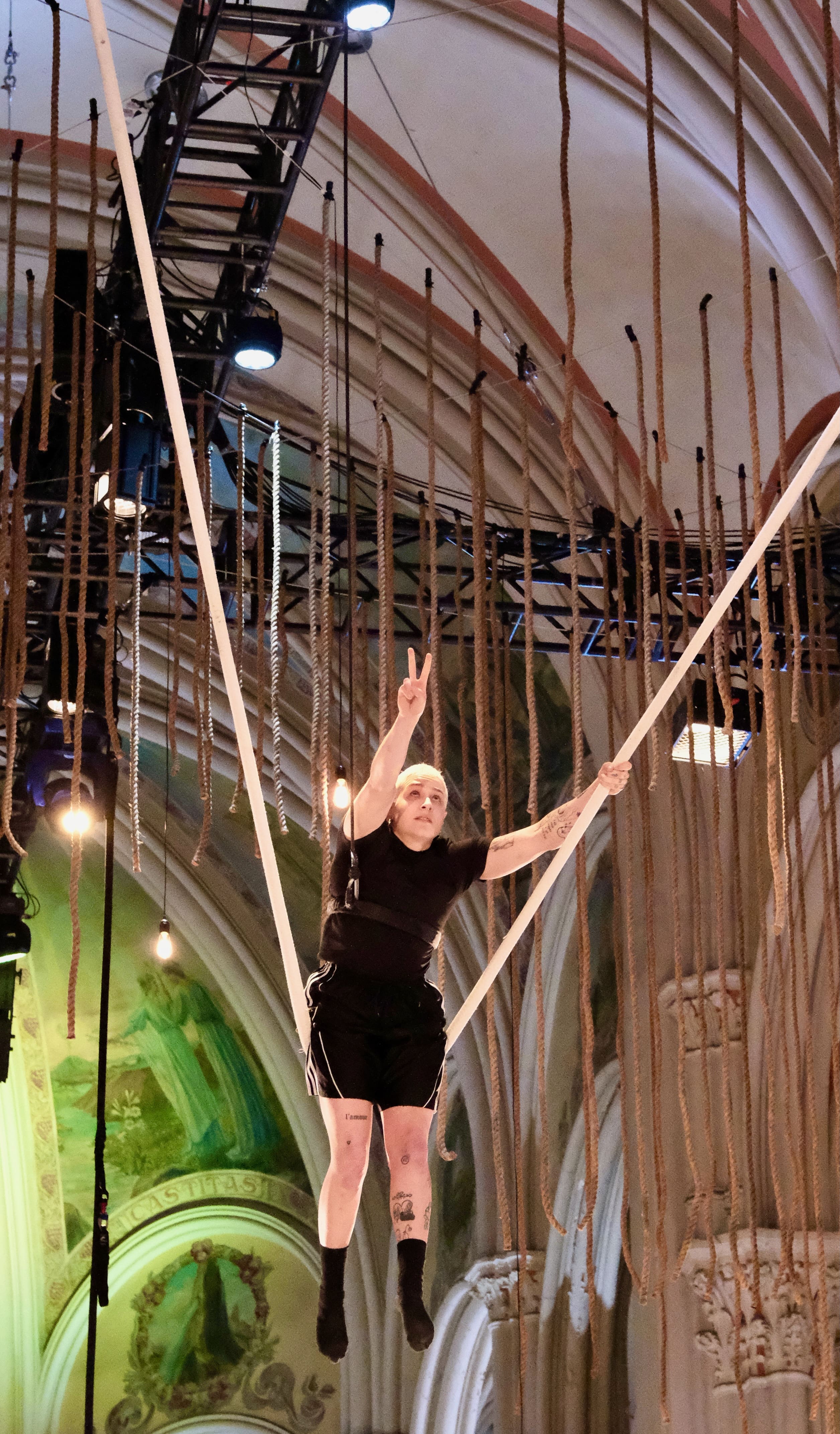 Grand-Mess': A Circus Parade Show in the Saint-Charles Church - A New ...