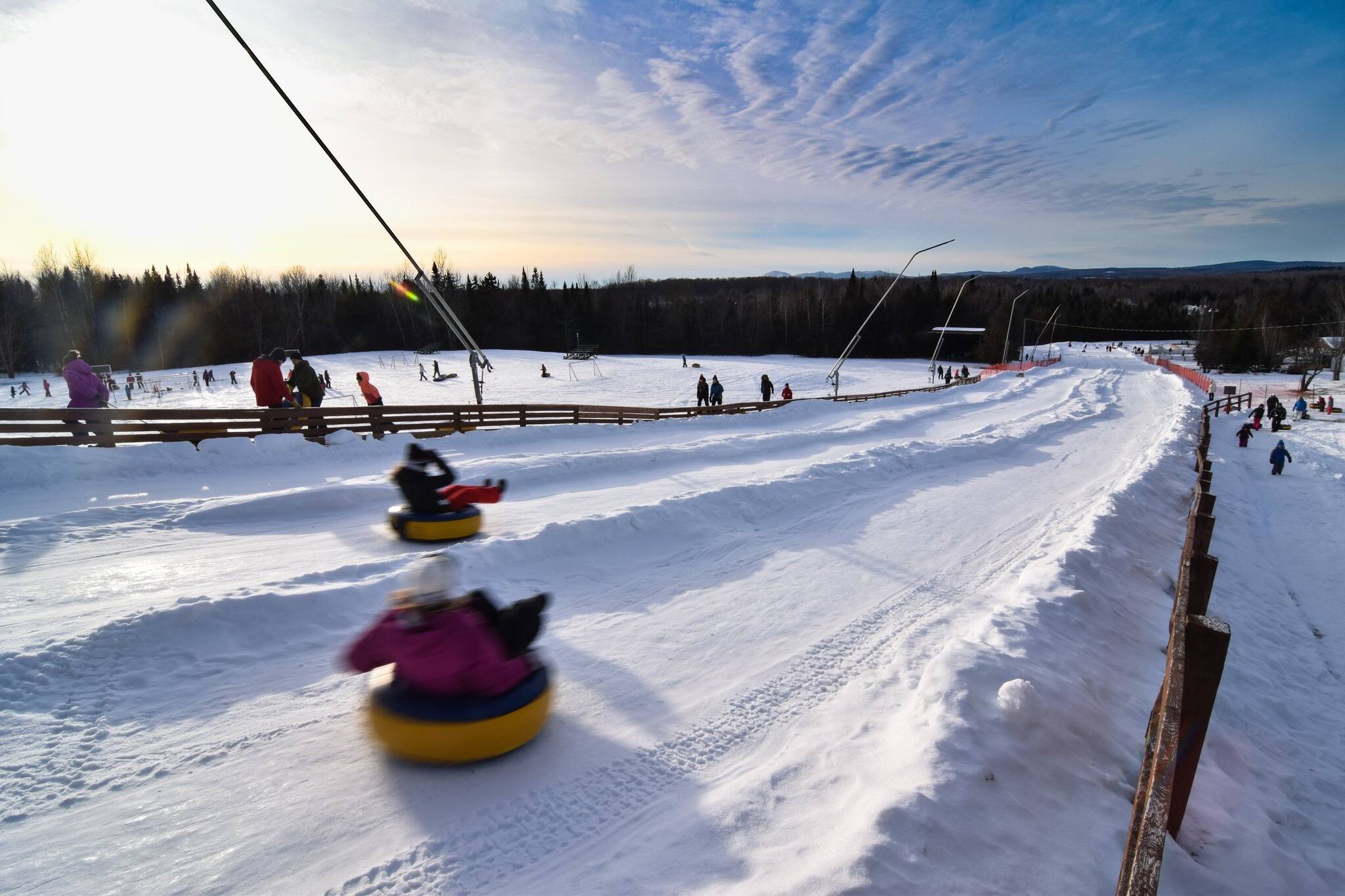 10 endroits où faire de la glissade sur tube au Québec | Salut Bonjour