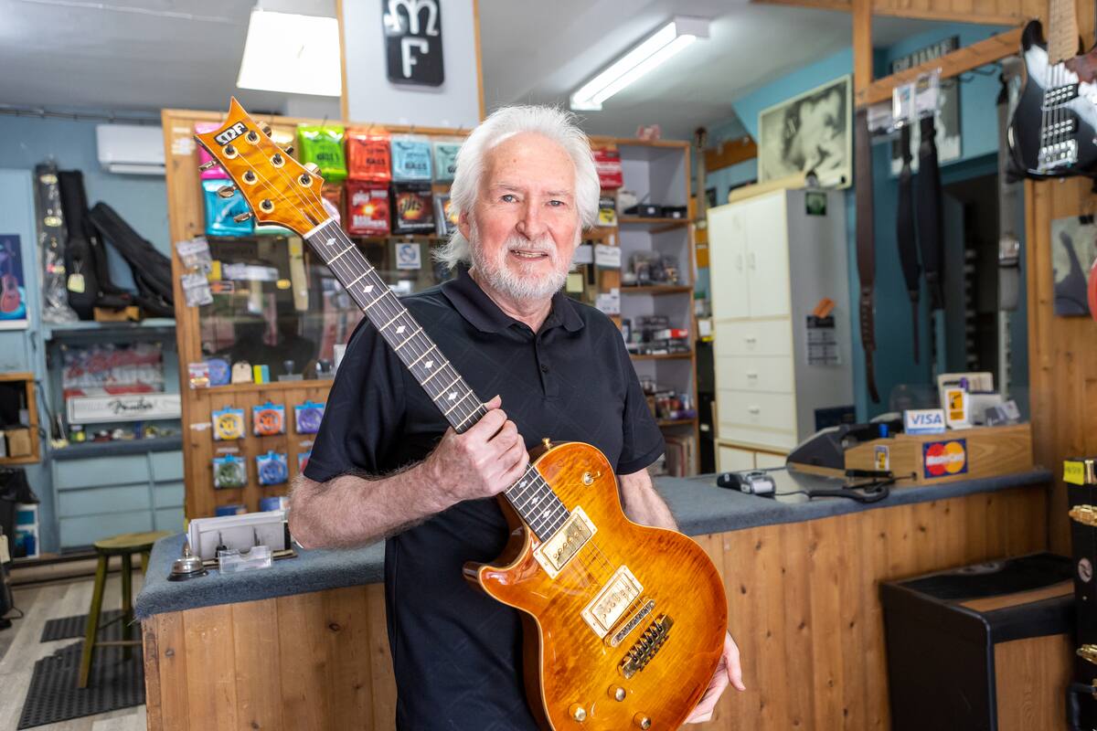 Michel Fournelle: le luthier des plus grands chanteurs de la musique ...