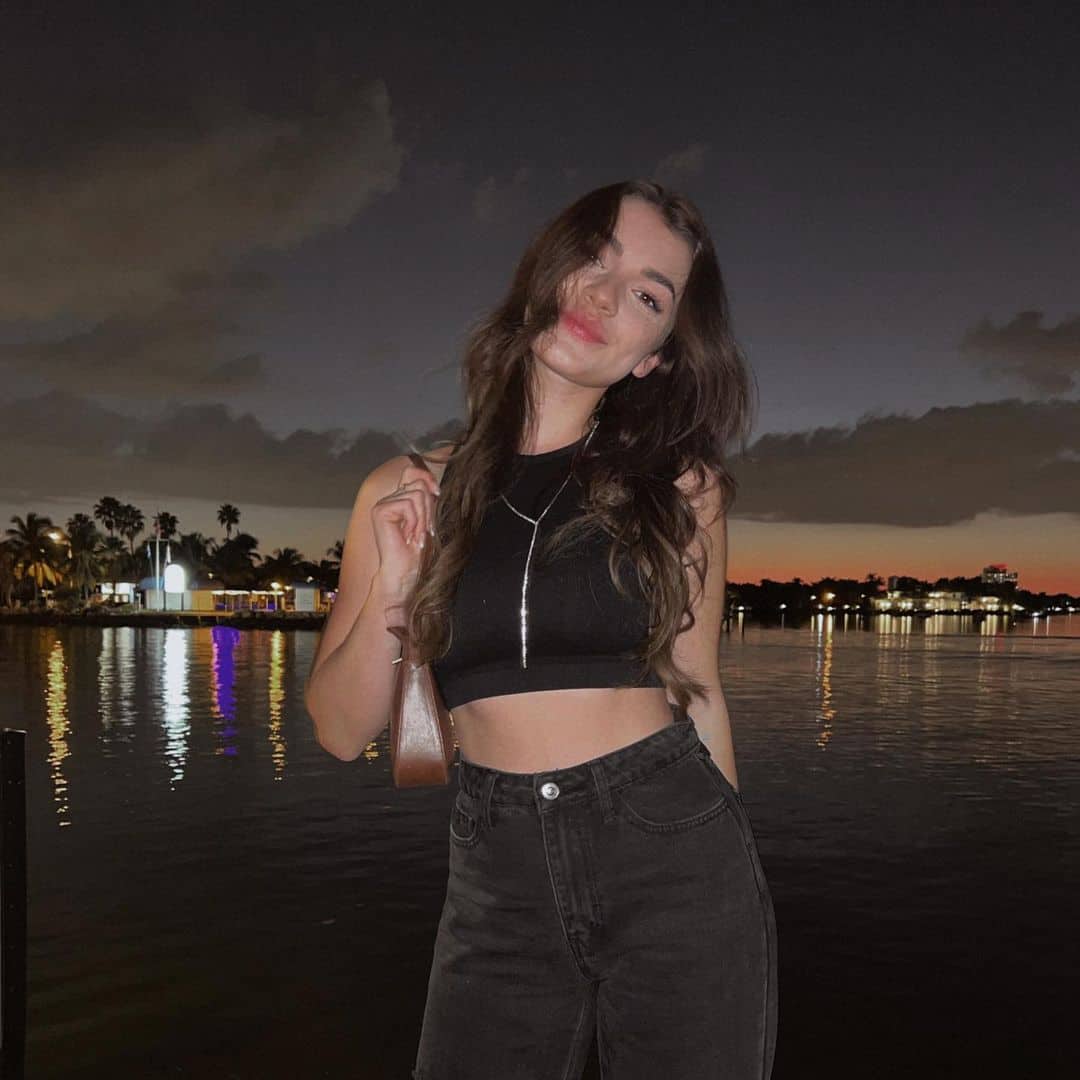 Livia Martin dévoile une nouvelle coupe de cheveux plus courte que ...